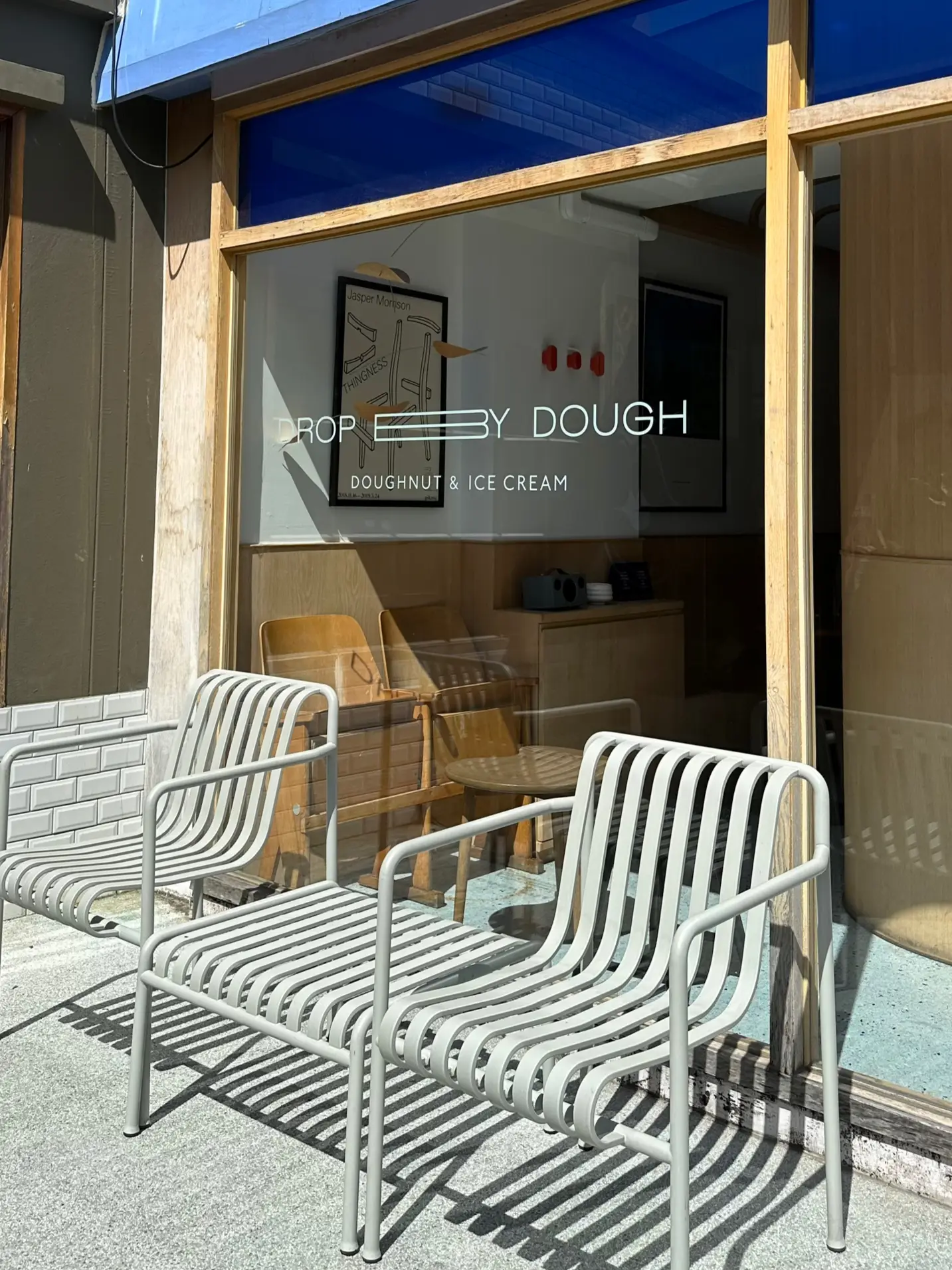 Drop by dough ทั้ง 3 สาขา 🍩🥤 | แกลเลอรีที่โพสต์โดย Fenafern | Lemon8