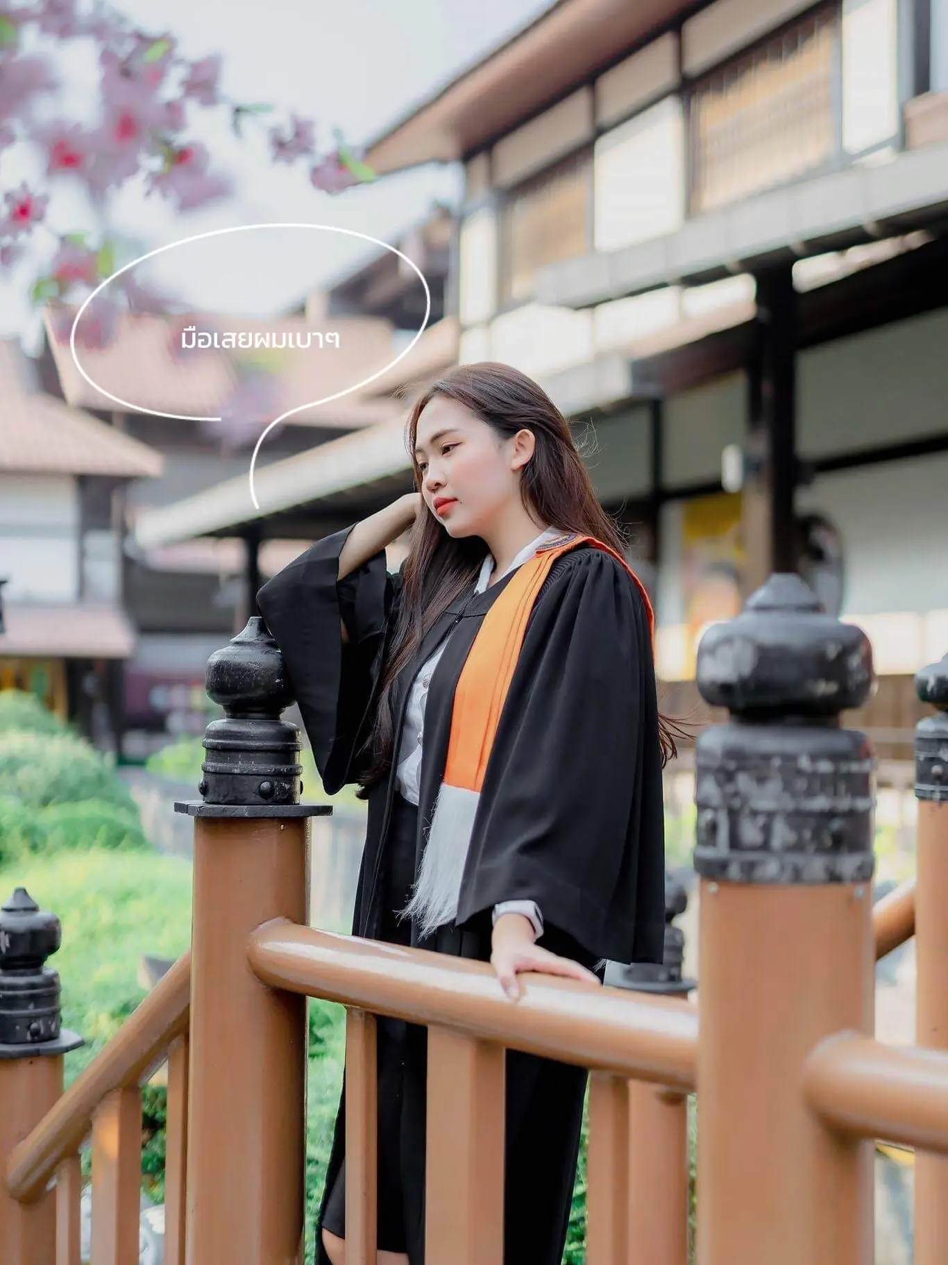 💡ไอเดีย ถ่ายรูปชุดครุย แต่งหน้า ทำผม | แกลเลอรีที่โพสต์โดย Saiparn | Lemon8