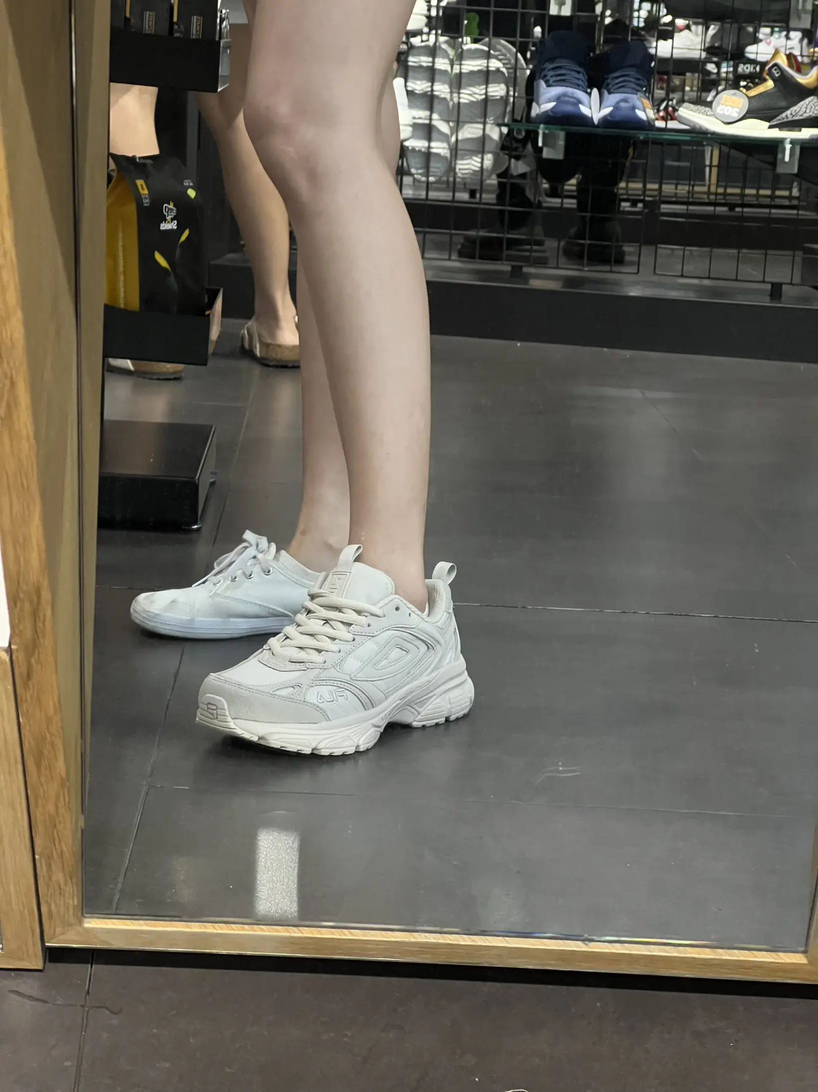 NEW FILA สวยจนต้องจัด!!!💸 | แกลเลอรีที่โพสต์โดย Kadewichuda | Lemon8