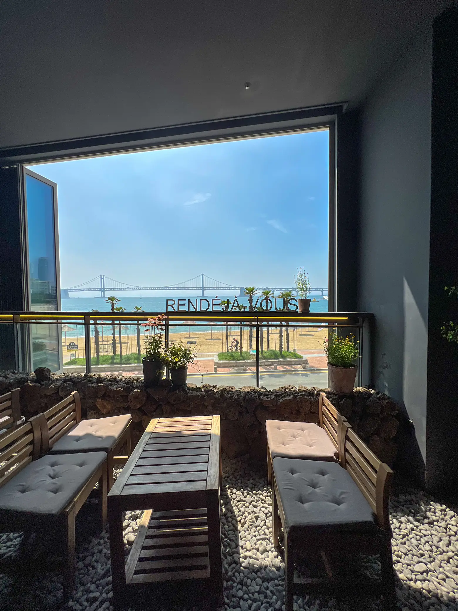 BUSAN: cake by the ocean! 🍰🌊 Jeju-inspired cafe | Gallery posted by ...