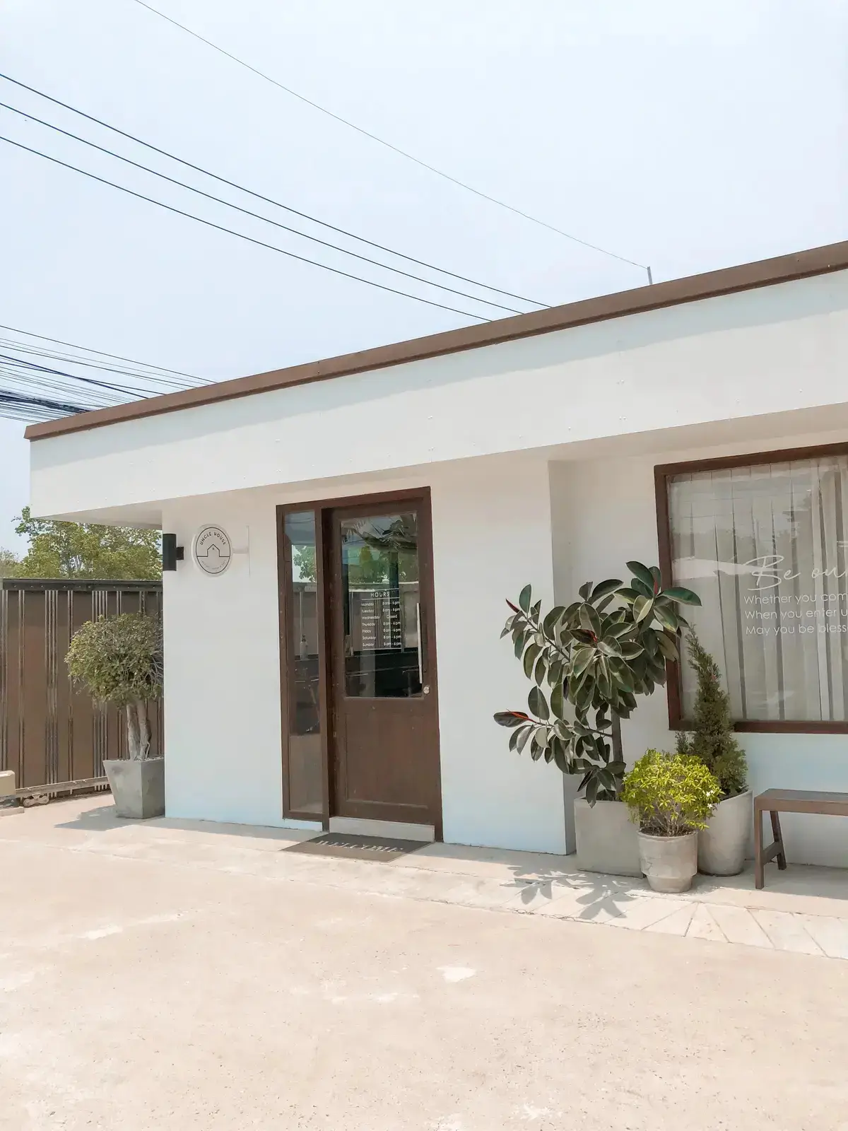 Uncle House บางแสน คาเฟ่บ้านลุงบางแสน สไตล์มินิมอล🤎 | แกลเลอรีที่โพสต์ ...