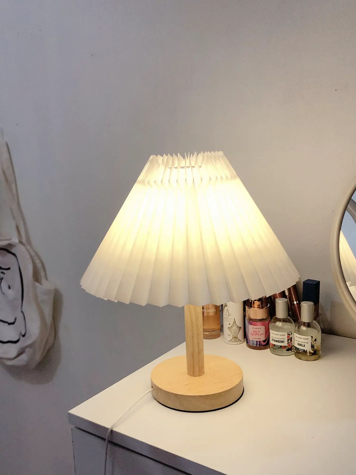 Aesthetic Table Lamp MUST HAVE!! 😍😍😍 | Galeri disiarkan oleh Farah Ain ...