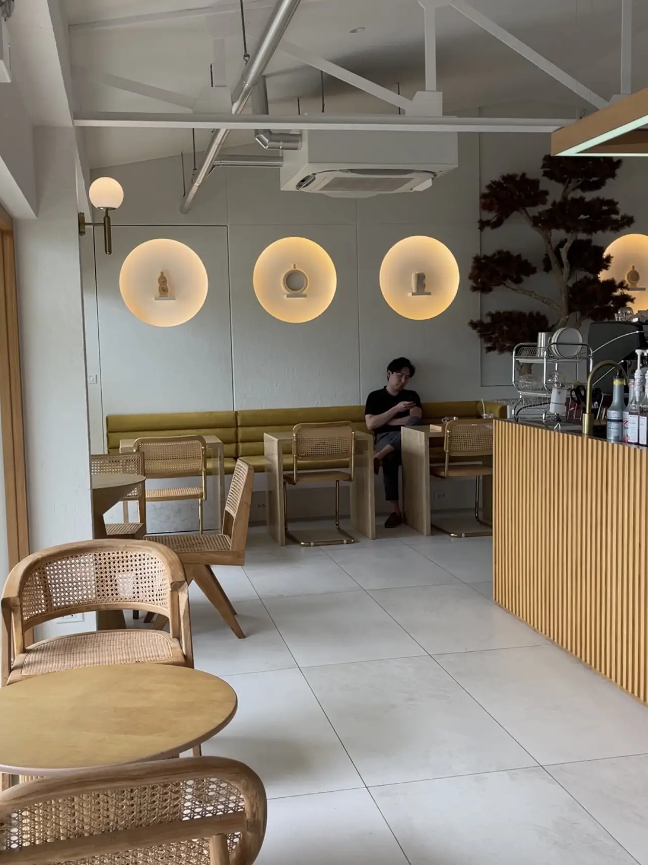 APERO CAFE | แกลเลอรีที่โพสต์โดย Takkieeyy 🐹 | Lemon8