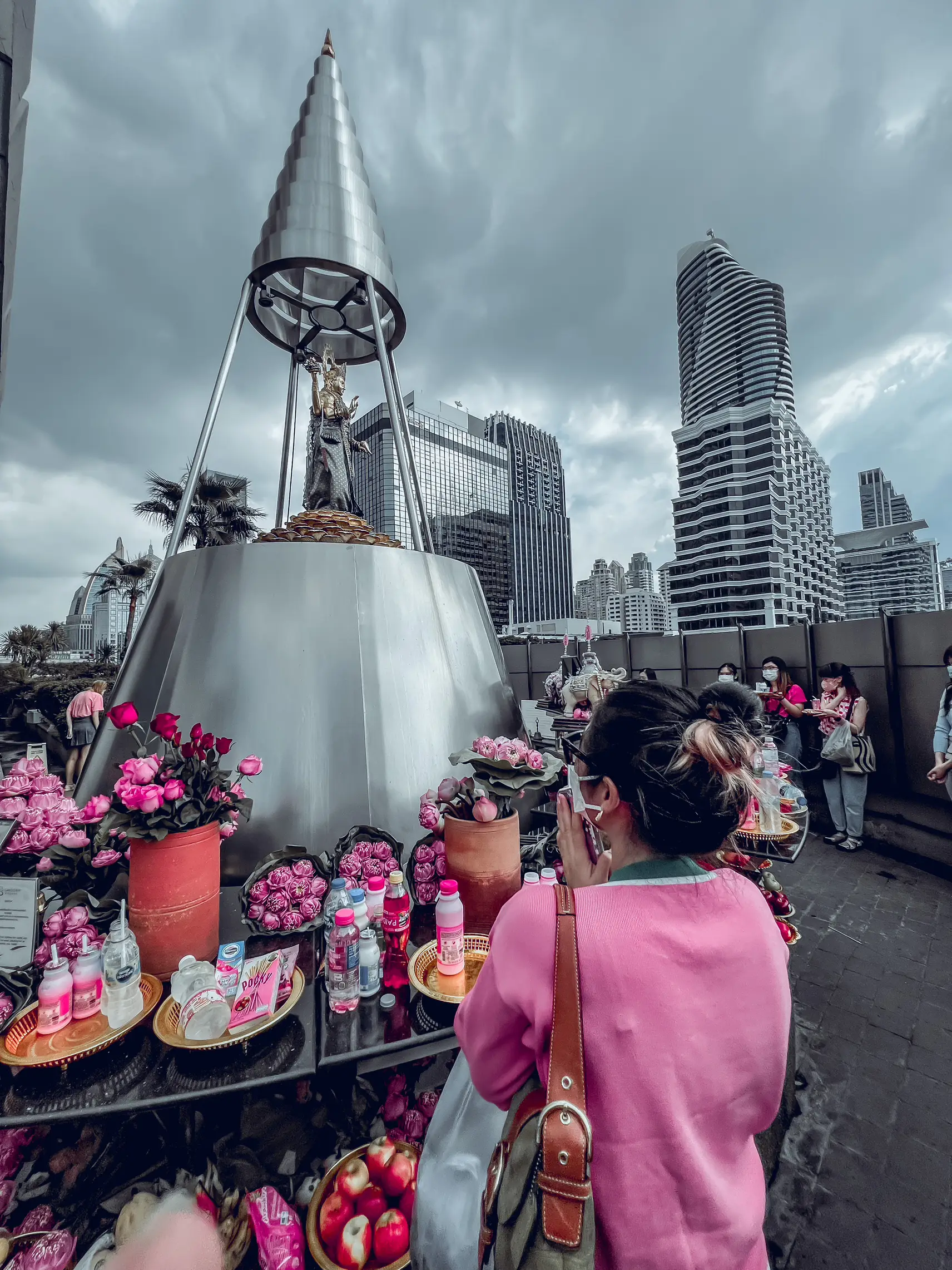 มูวันนี้ ต้อง ไหว้ขอรัก จากพระแม่ลักษมี ตึกเกสร เท่านั้น | แกลเลอรีที่โพสต์โดย Mathu | Lemon8