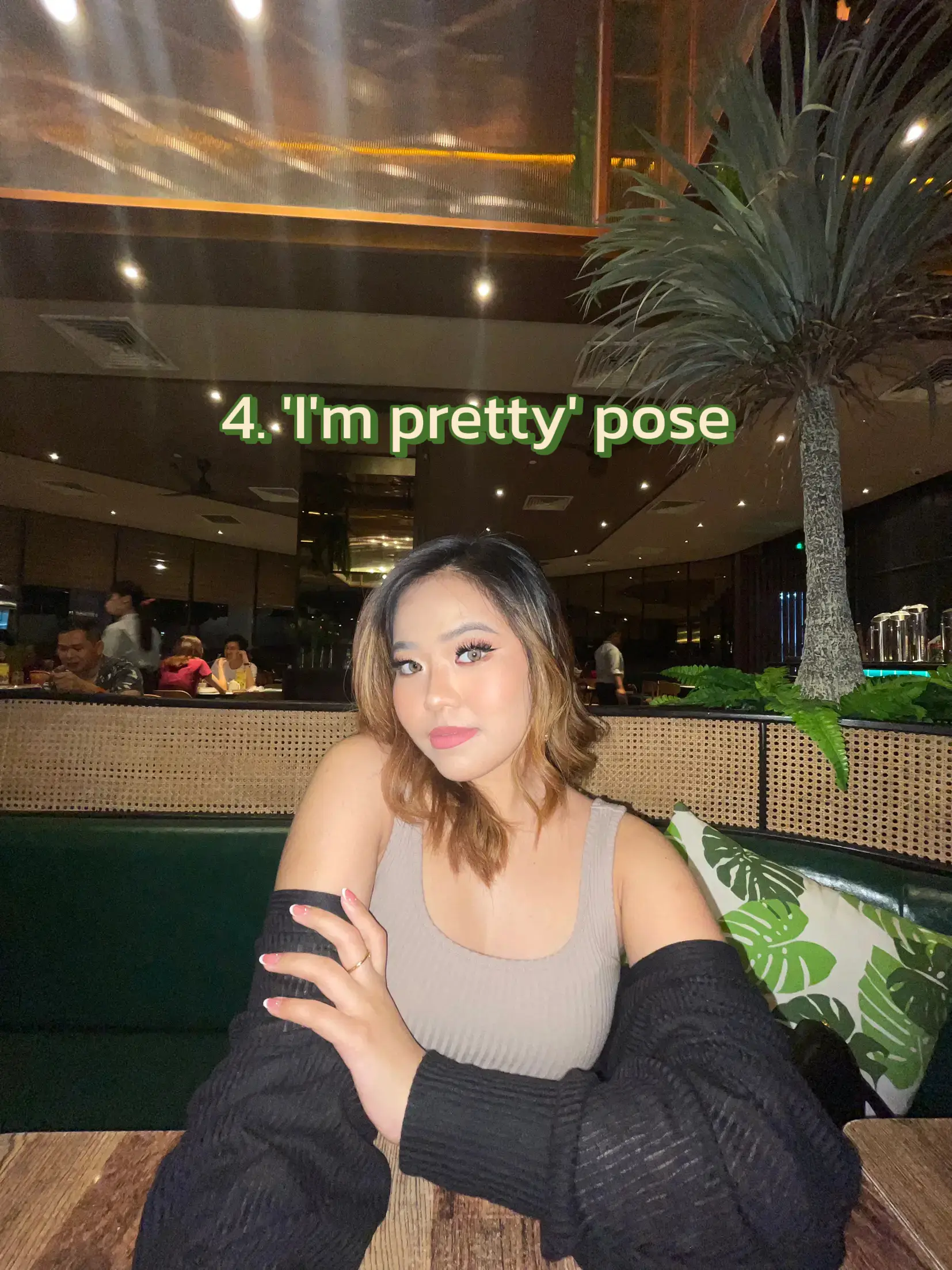 How to pose while sitting with wide angle camera:) | Galeri disiarkan oleh Mieka 🤍 | Lemon8