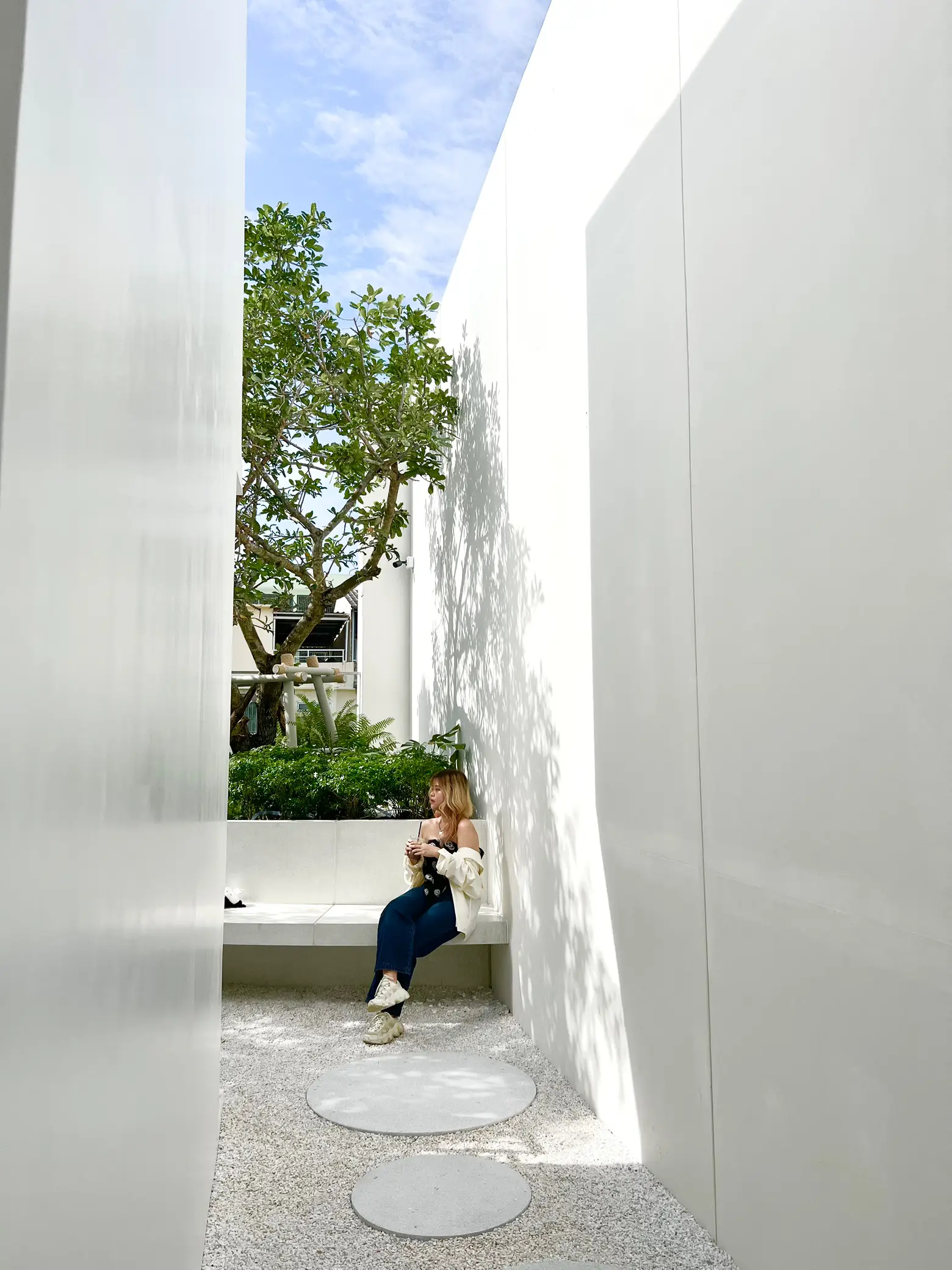 Drop by dough ทั้ง 3 สาขา 🍩🥤 | แกลเลอรีที่โพสต์โดย Fenafern | Lemon8