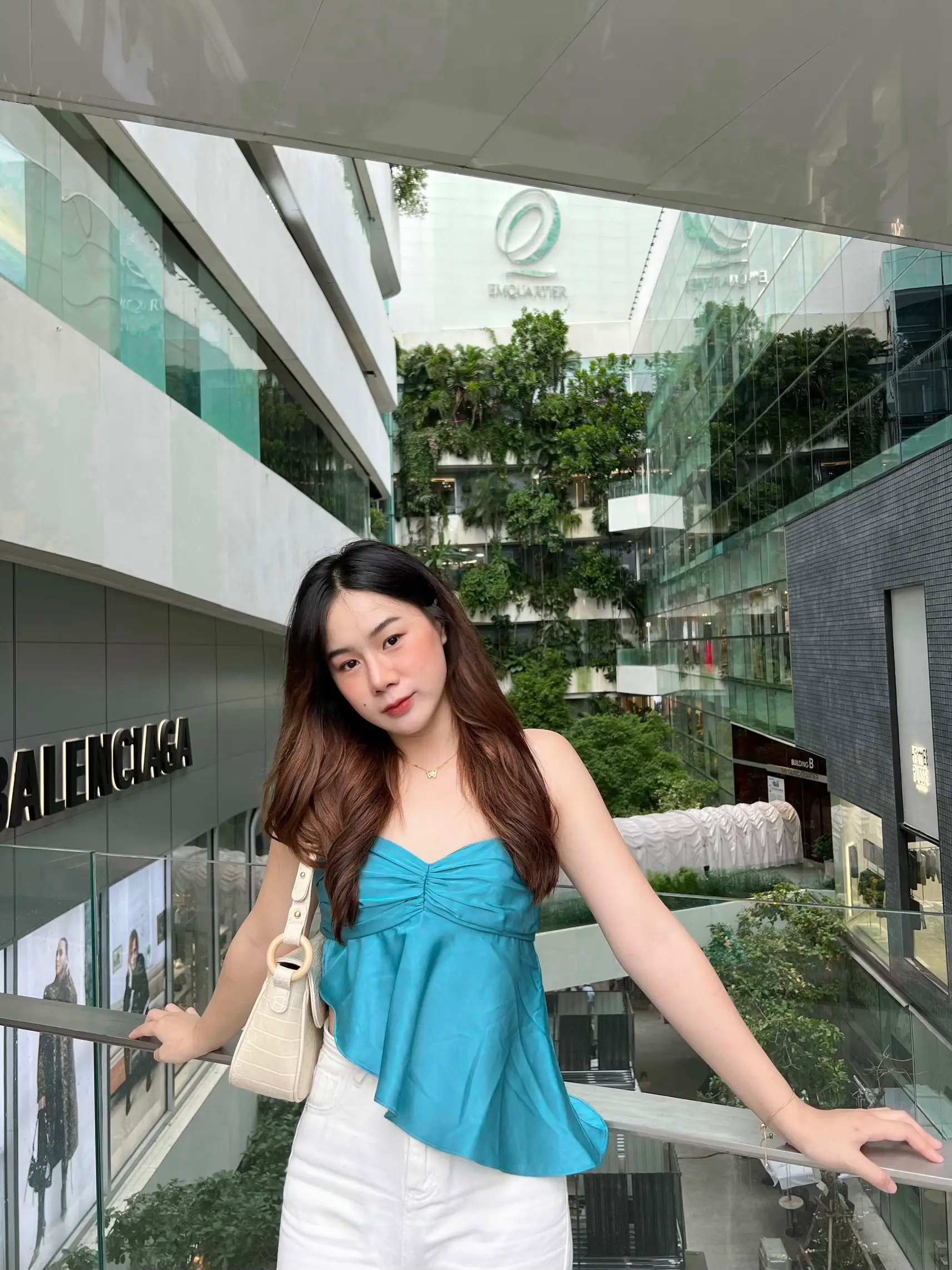 19 ไอเดียยอดนิยมเกี่ยวกับ แต่งตัวกับรองเท้าสีฟ้า ในปี 2024