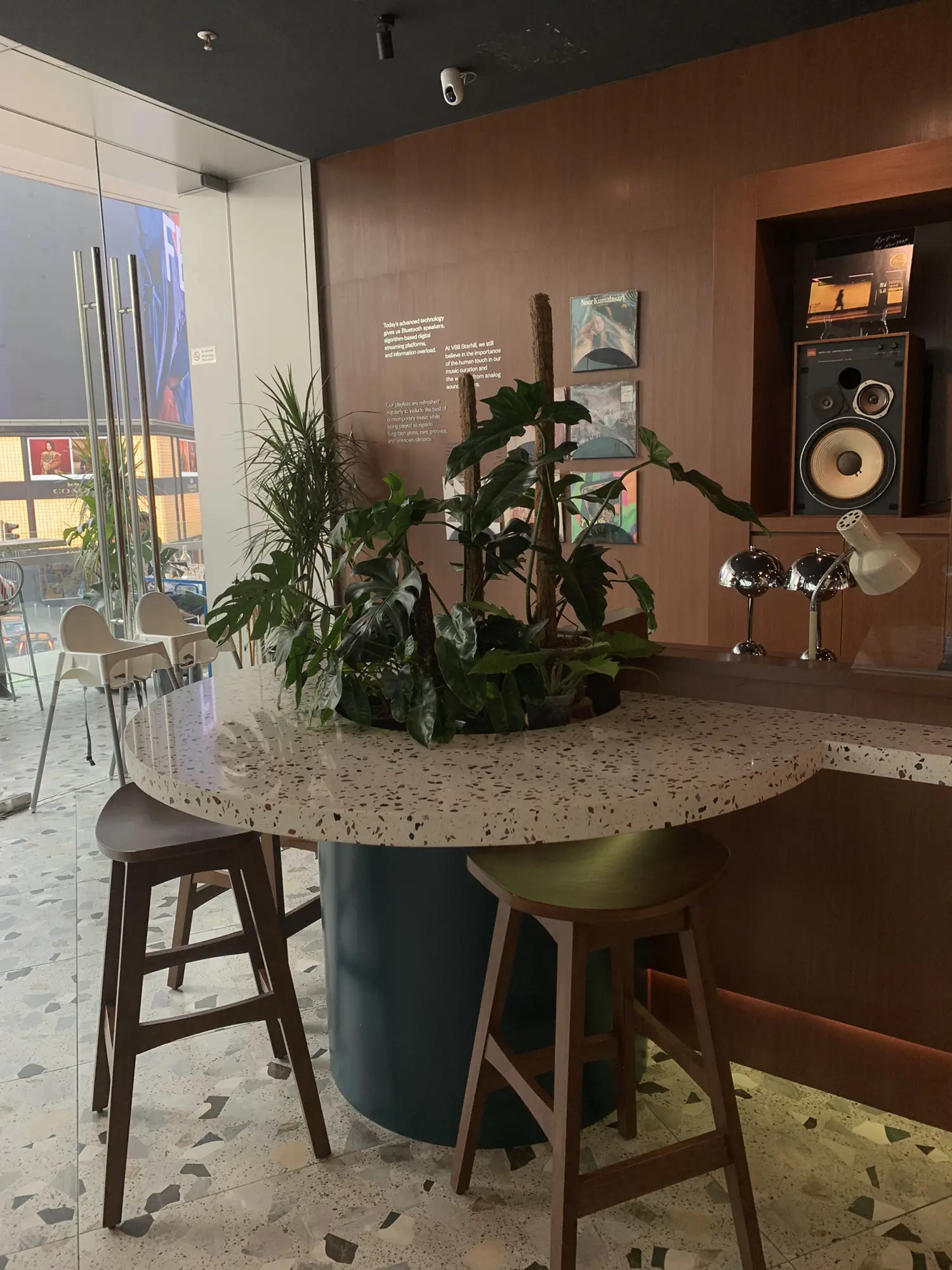 Cafe in KL : V88 Cafe & Bar | Galeri disiarkan oleh Tay Evelyn | Lemon8