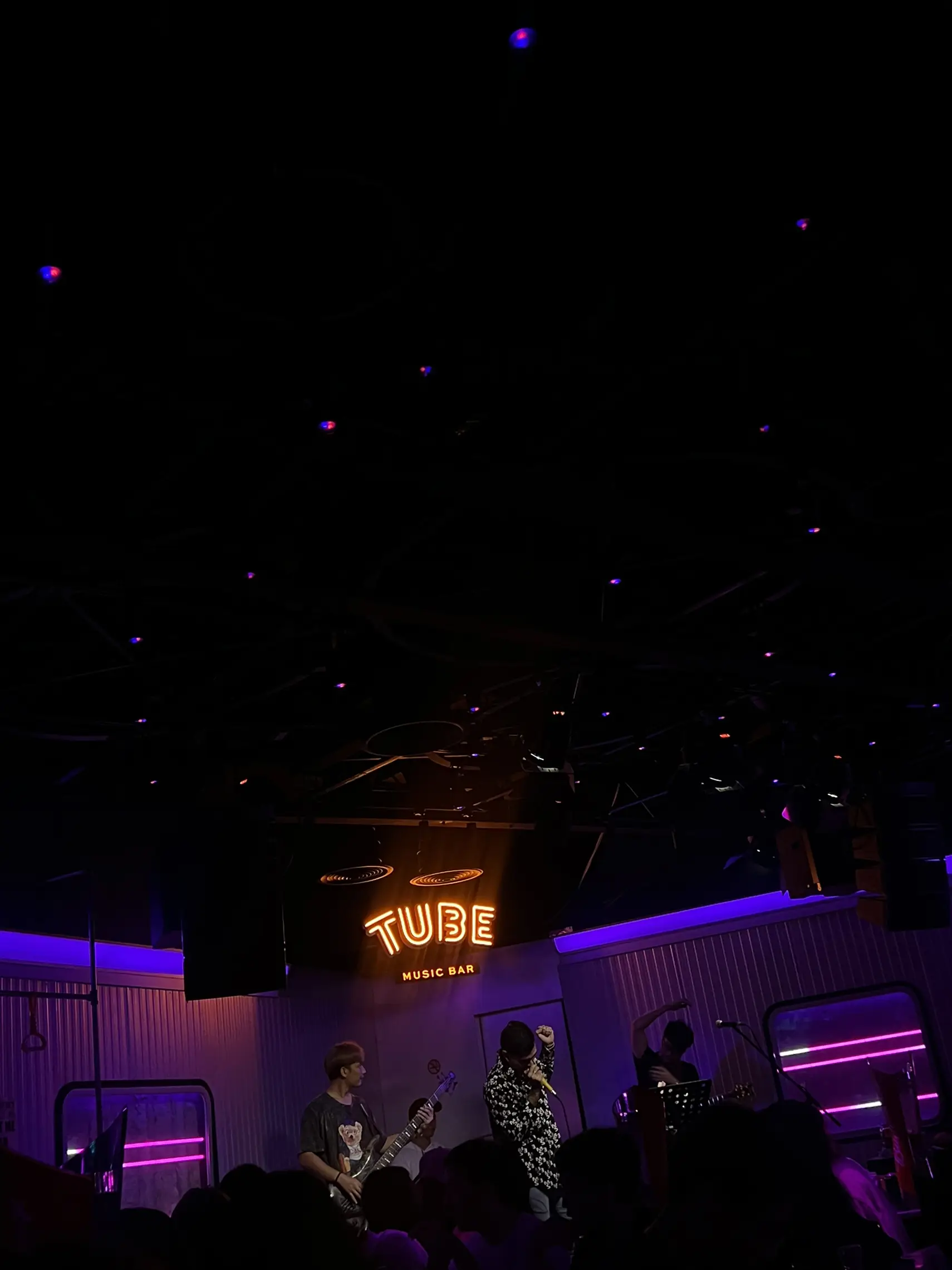 บาร์เปิดใหม่ธีมรถไฟฟ้าติด bts รัชโยธิน - Tube Music Bar 🚝🍷 | แกลเลอรี ...