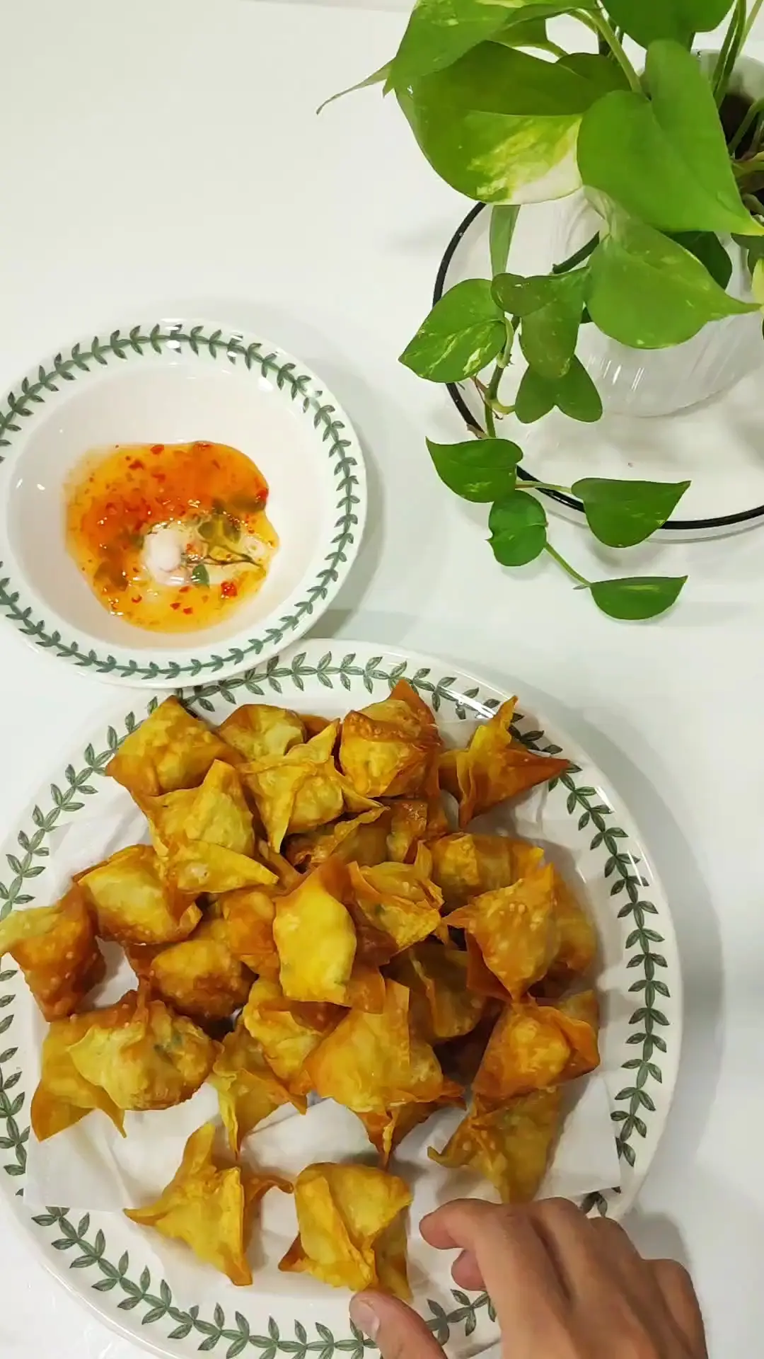 Crab Rangoon | Video diterbitkan oleh Kitchen Plaza | Lemon8