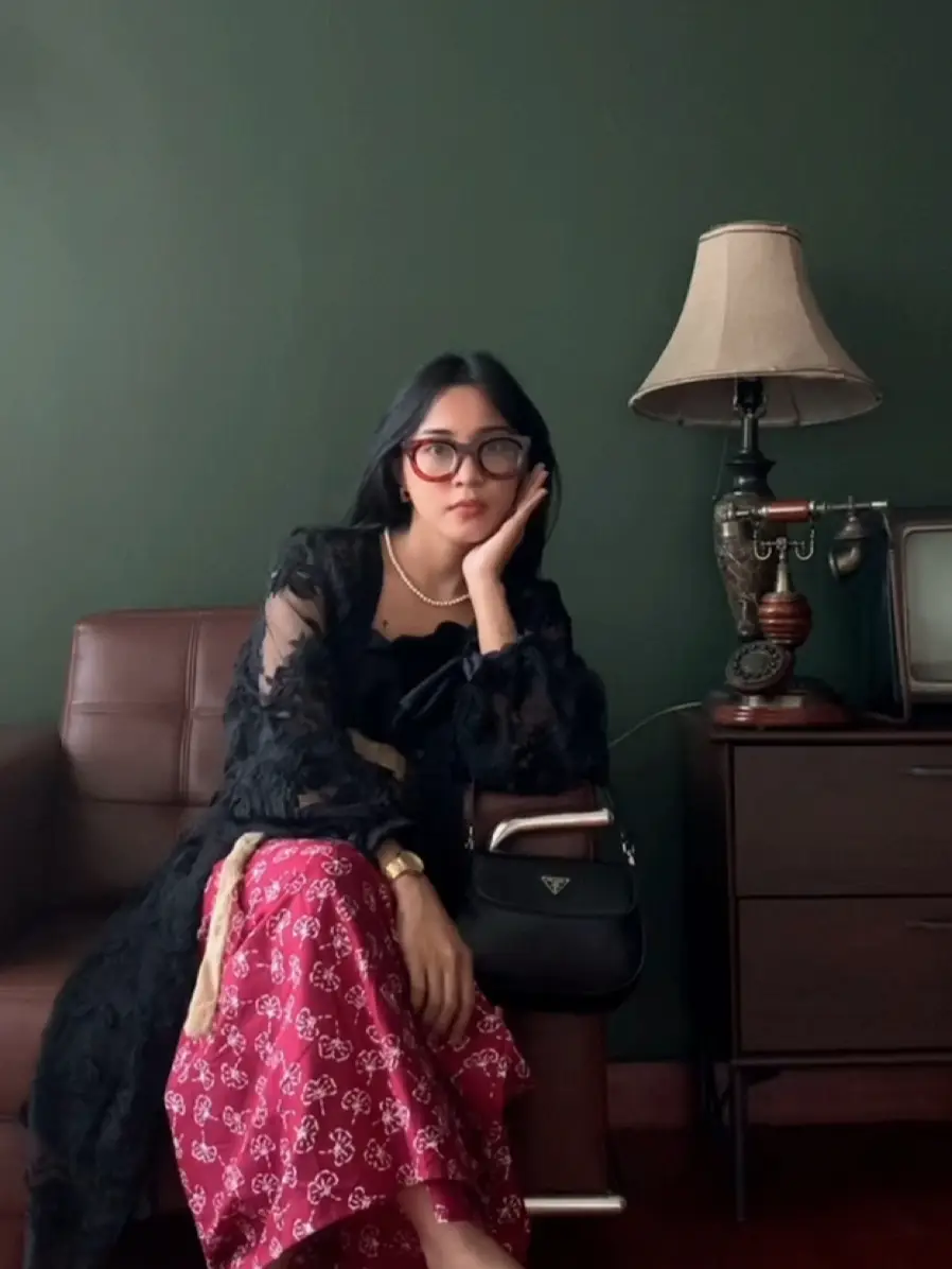 OOTD: Kondangan or Wisuda Look | วิดีโอที่เผยแพร่โดย Meili Zani | Lemon8