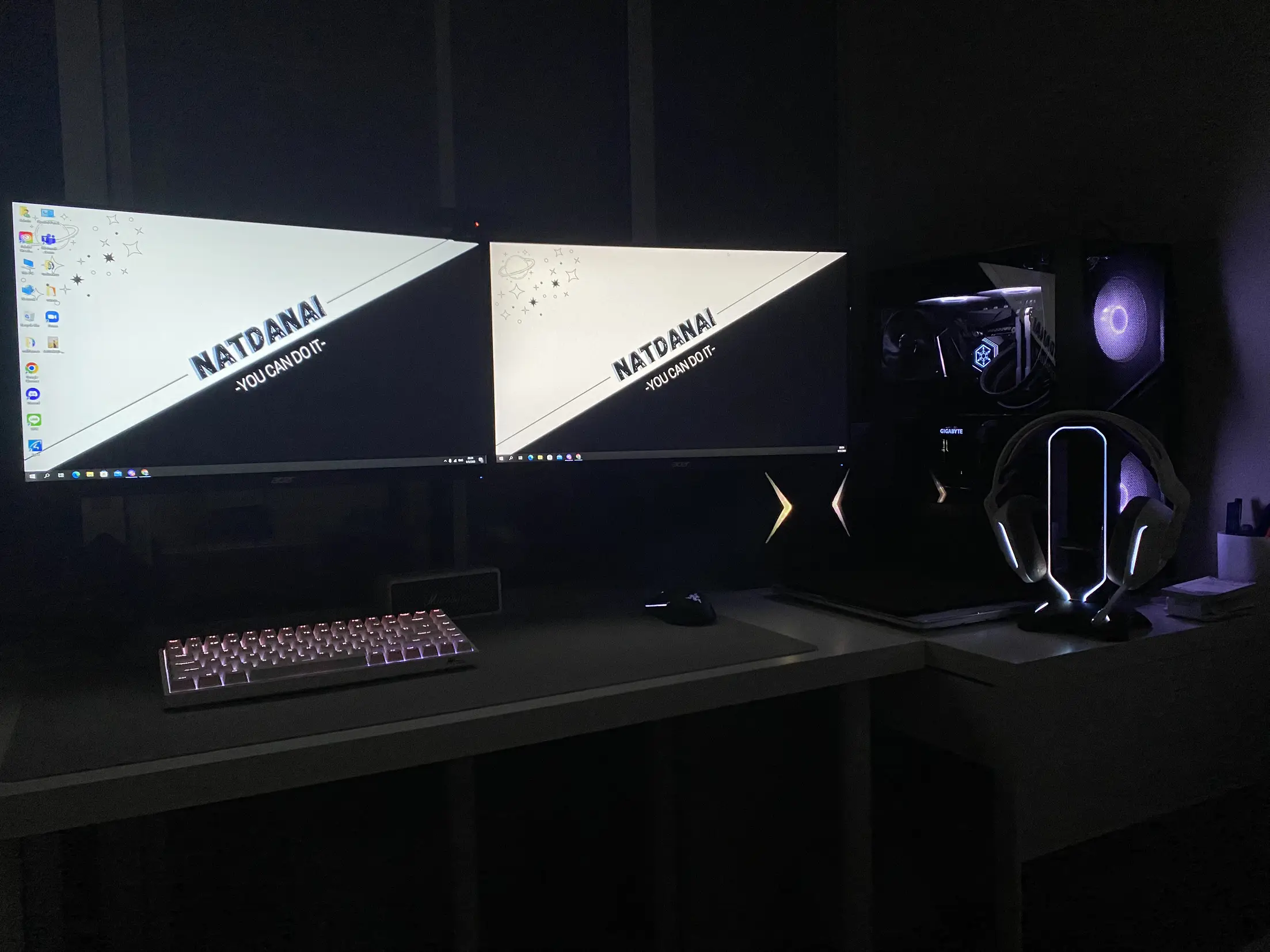 โต๊ะคอมโทนขาว🤍มุมเล็กๆเด็กหอ | แกลเลอรีที่โพสต์โดย natdanai | Lemon8