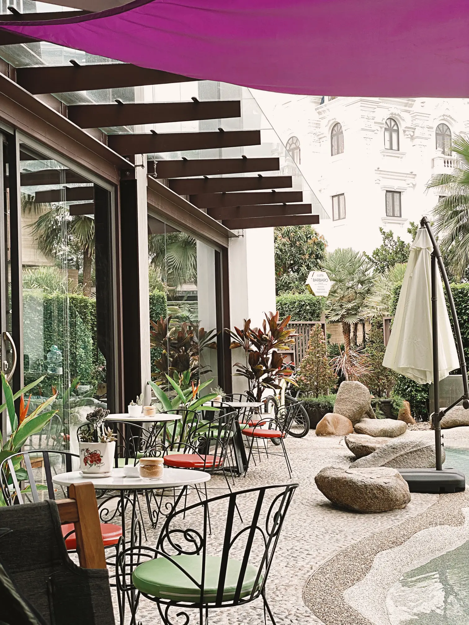 CAFFÈ BARBARO - CAFE CÓ VIEW HỒ BƠI SANG QUẬN 2 | Bộ sưu tập do Có hẹn ...