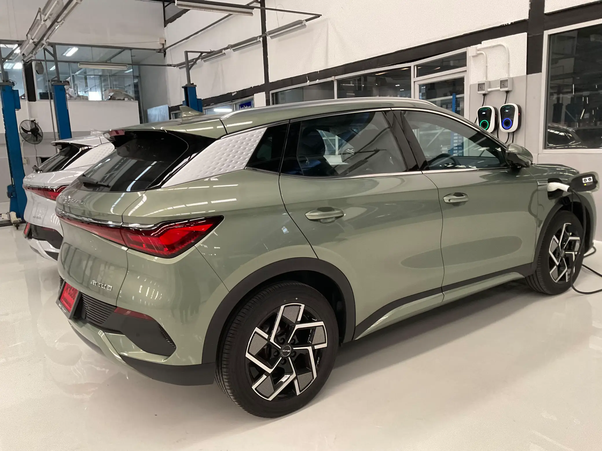 รถยนต์ EV BYD ATT03 กระแสกำลังมาแรง | แกลเลอรีที่โพสต์โดย Wass | Lemon8