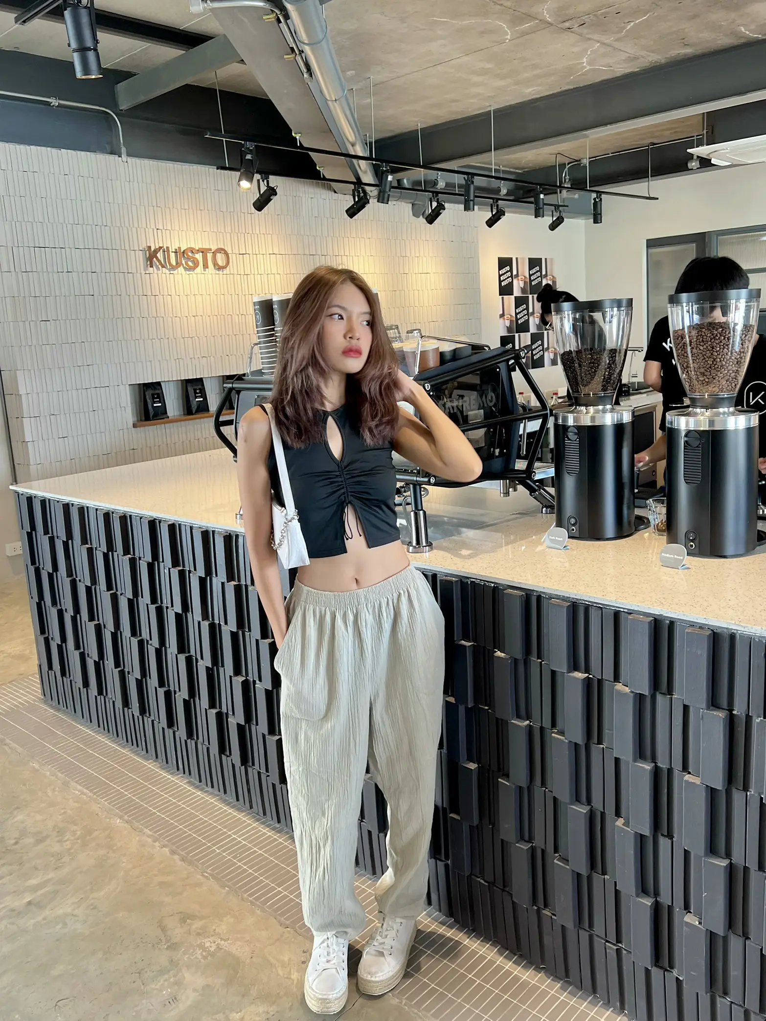 แต่งตัวง่ายๆ ในวันชิวๆ กับเสื้อผ้าหลักร้อยย | แกลเลอรีที่โพสต์โดย Yammuch | Lemon8