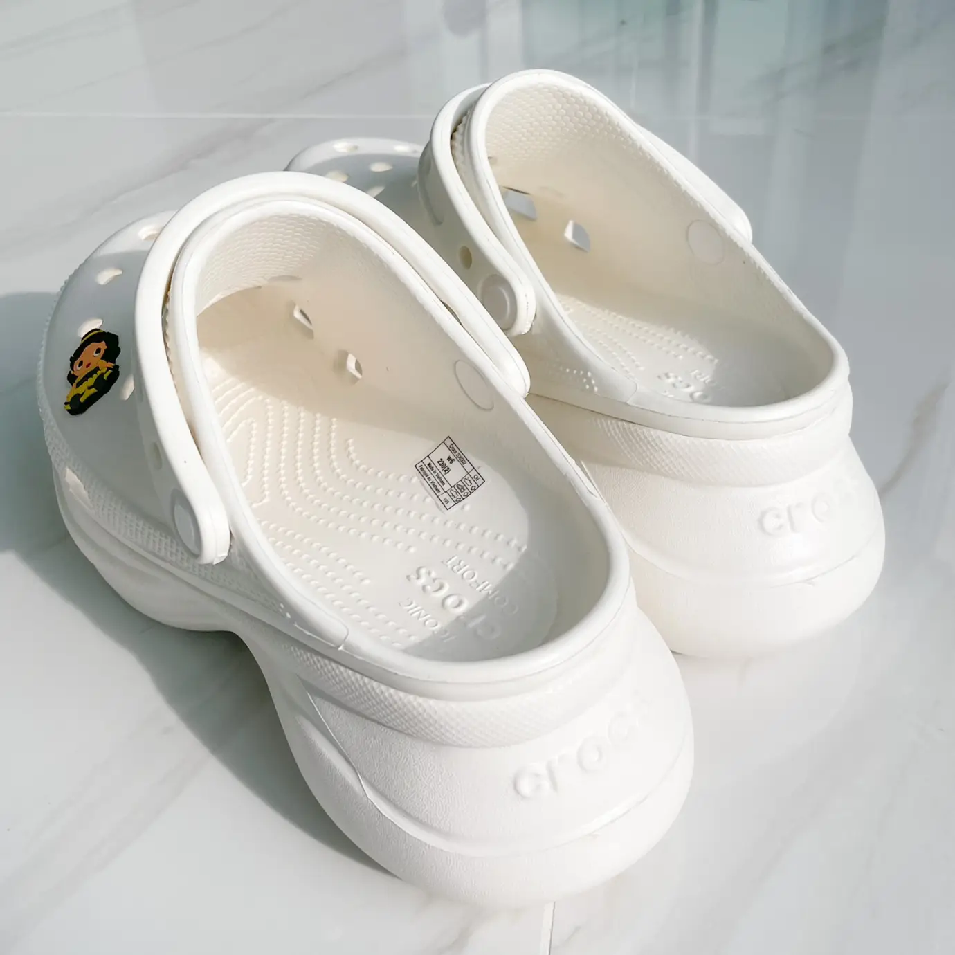 ได้น้อนมาแล้ว CROCS 🤍Classic Bae Clog น่ารักนุ้บนิ้บมาก | แกลเลอรีที่ ...