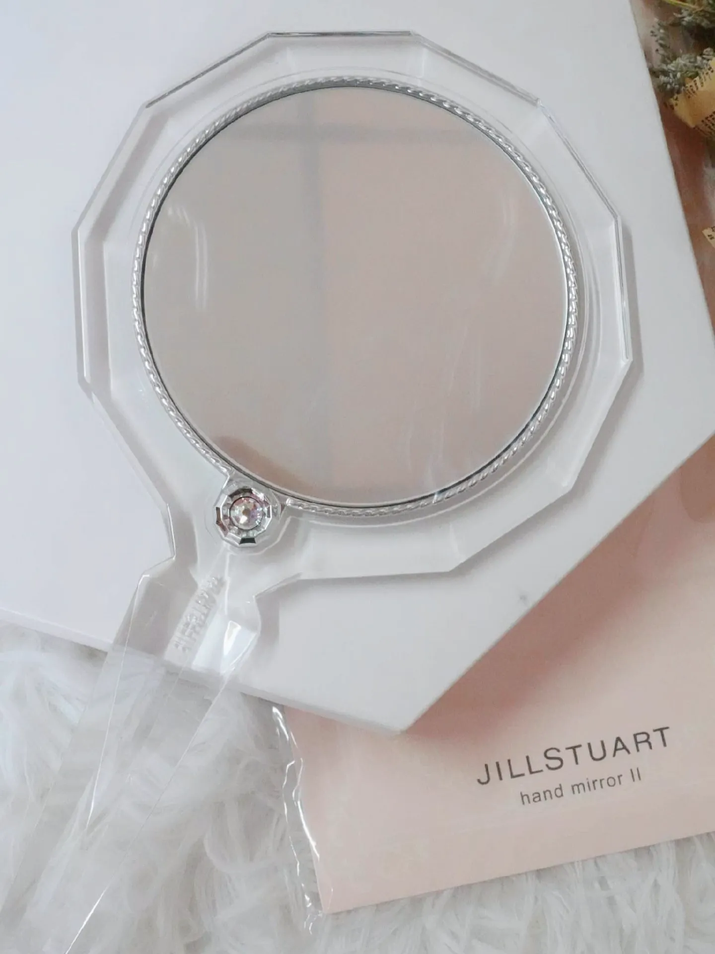 ของขวัญส่องคนโส้ยยย👑 กระจกแบบถือ Jill Stuart 💖 | แกลเลอรีที่โพสต์โดย aomy | Lemon8