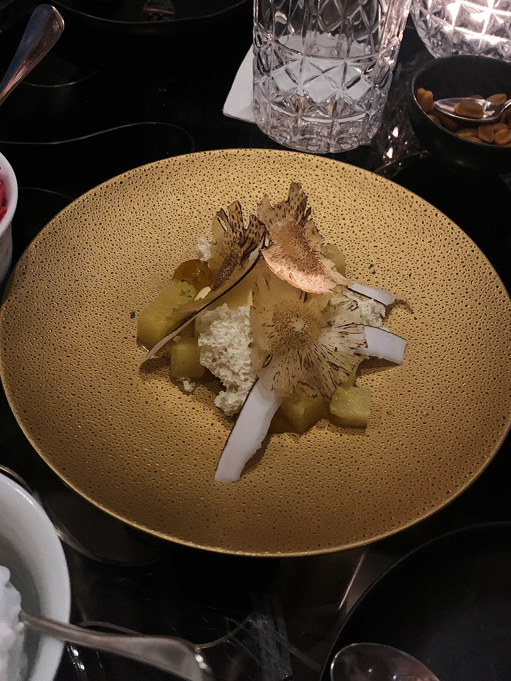 🌃 The Loft Bangkok | บาร์สุดหรูที่ Waldorf Astoria BKK🥂 | แกลเลอรีที่โพสต์โดย Kp Luksanakoses ...