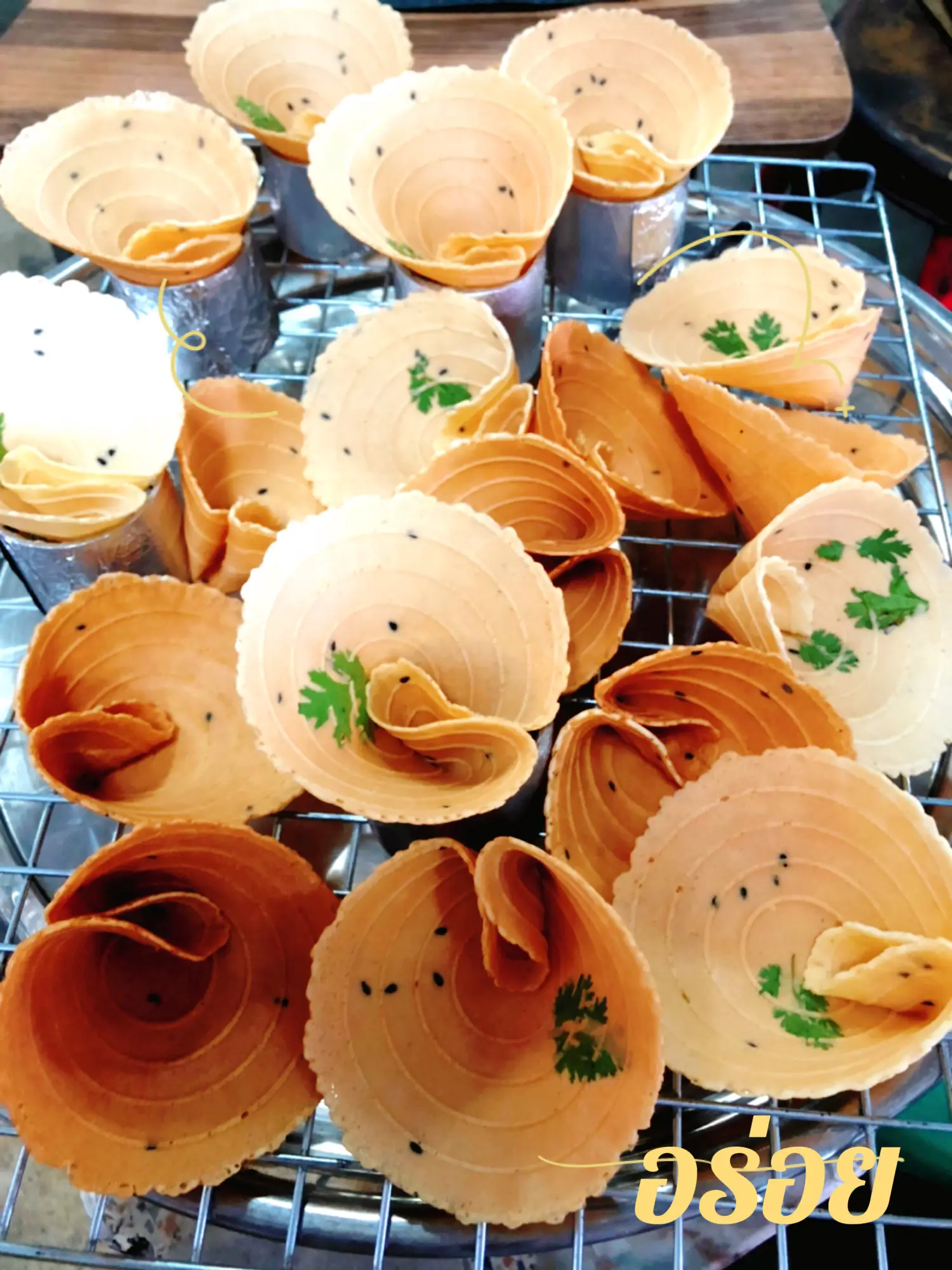 ขนมทองพับโบราณ | แกลเลอรีที่โพสต์โดย iew cool | Lemon8