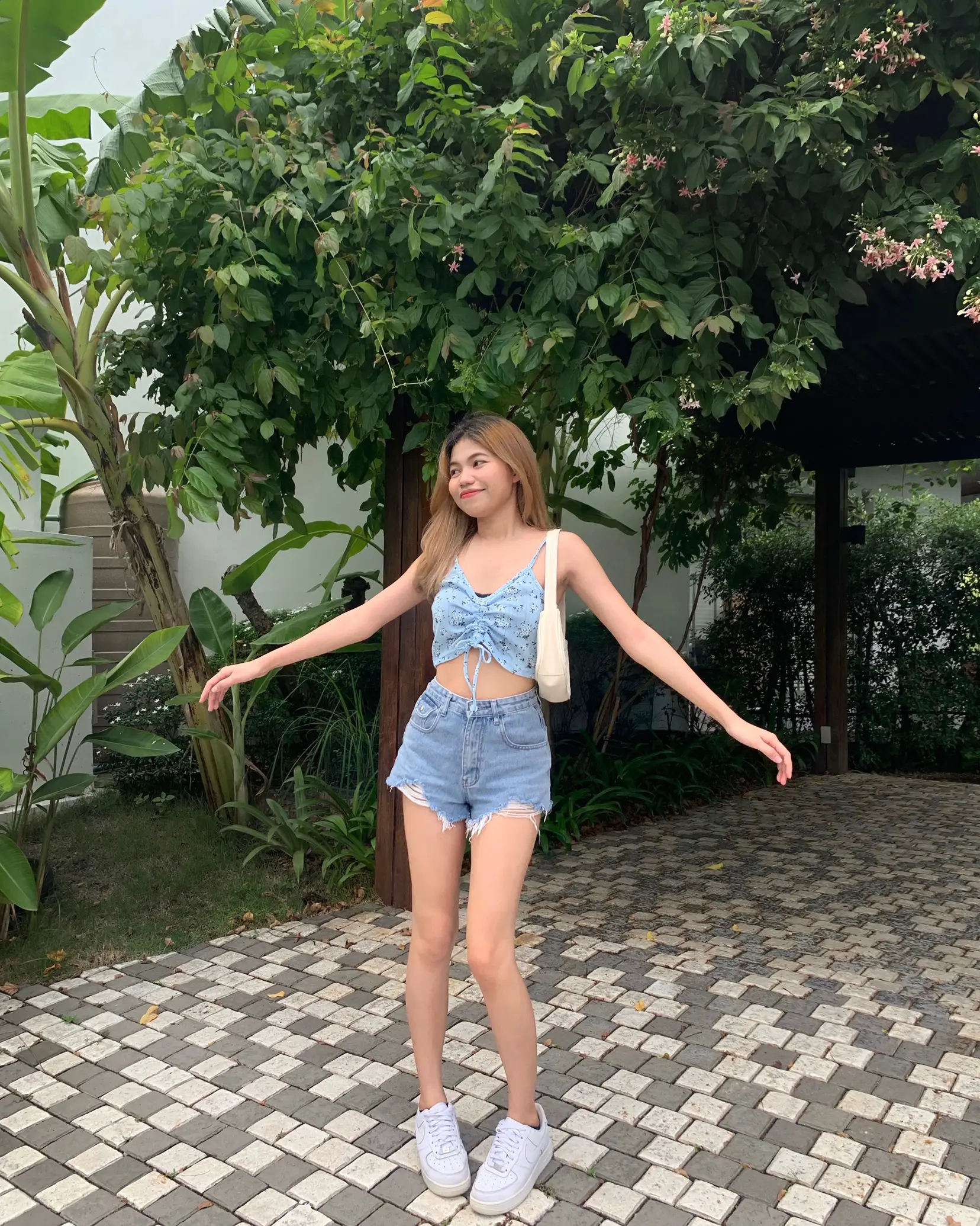 Review air force 1 เข้ากับทุกลุค 👟 | แกลเลอรีที่โพสต์โดย llsylvie | Lemon8