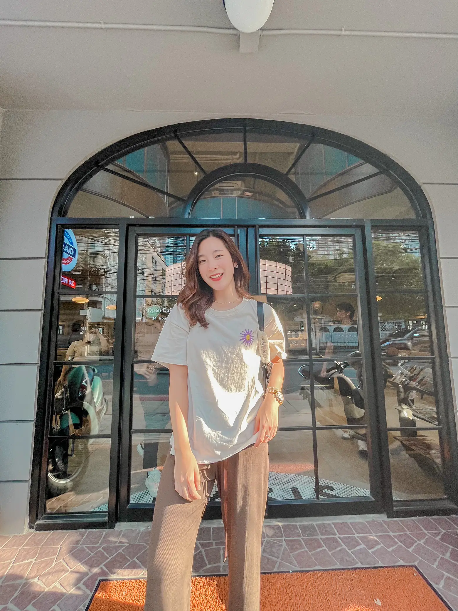 OASIS COFFEE 📍คาเฟ่ย่านห้วยขวาง | แกลเลอรีที่โพสต์โดย Bell K. | Lemon8