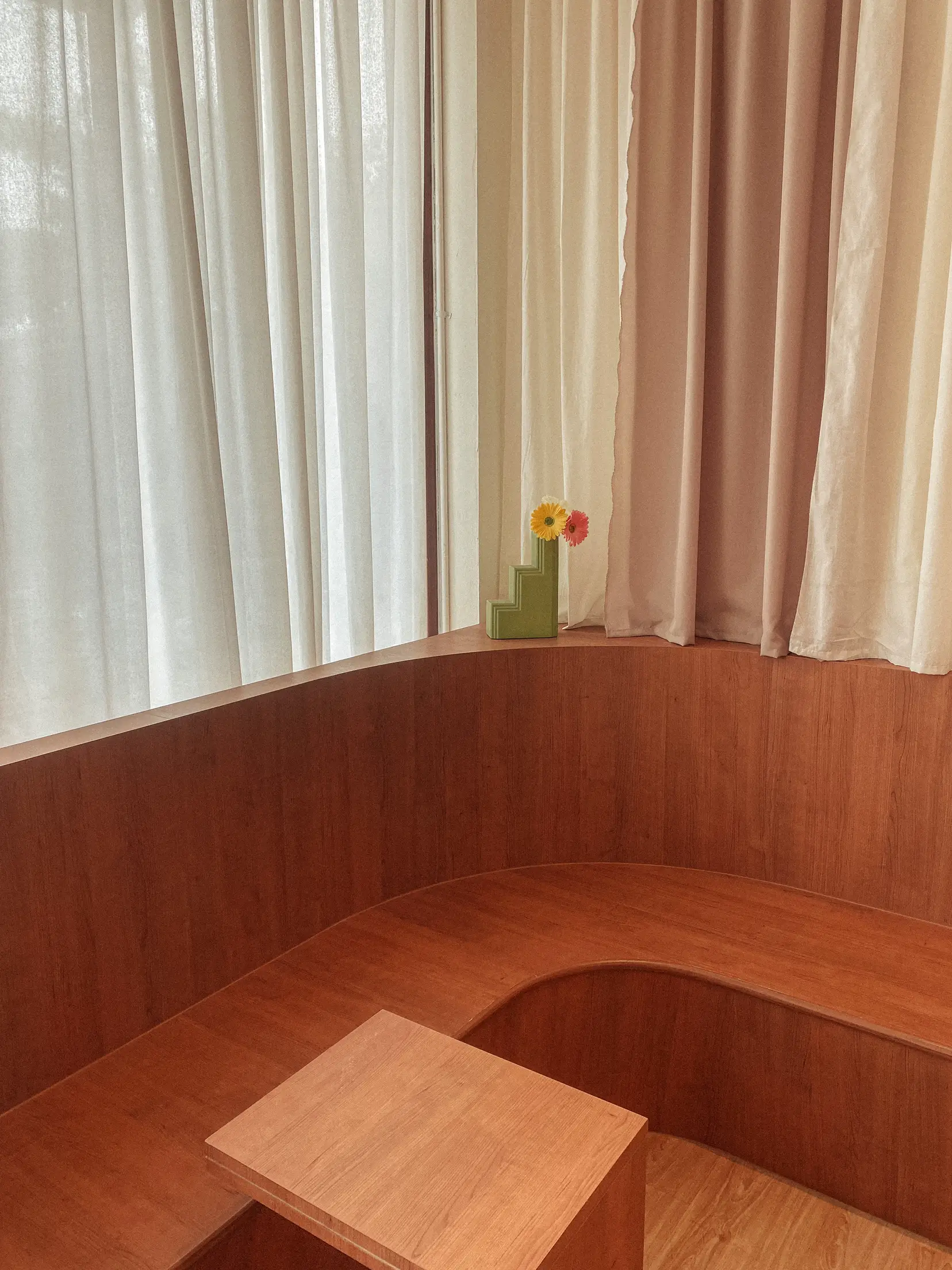 คาเฟ่โทนสีน้ำตาลเหมาะกับวันชิวๆ @ loose cafe | แกลเลอรีที่โพสต์โดย Pare manas | Lemon8