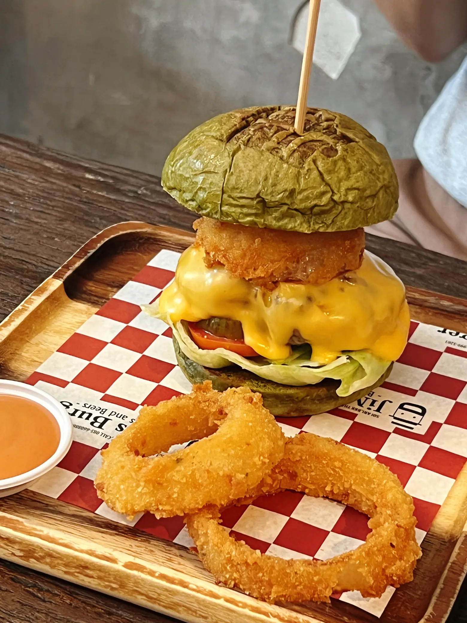 Jim’s burger | ที่สุดของเบอร์เกอร์ | แกลเลอรีที่โพสต์โดย Yummi.yummyy ...
