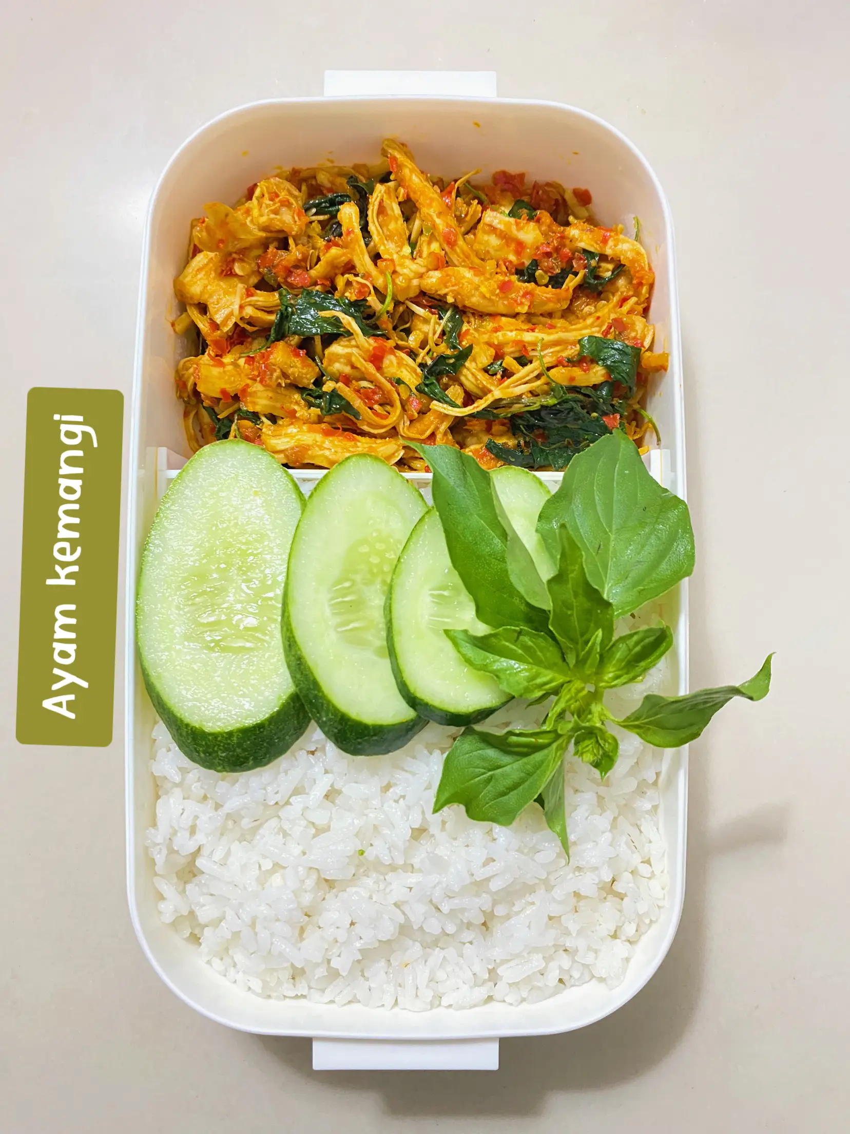Bekal ayam daun kemangi🍃 | Galeri diposting oleh Windi Audya | Lemon8
