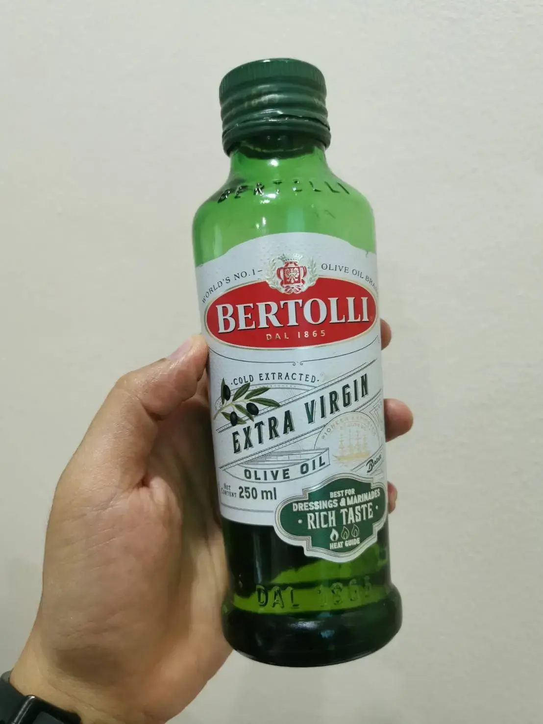 มาแนะนำน้ำมันมะกอกเพื่อสุขภาพค่ะ | แกลเลอรีที่โพสต์โดย PUE PTM | Lemon8