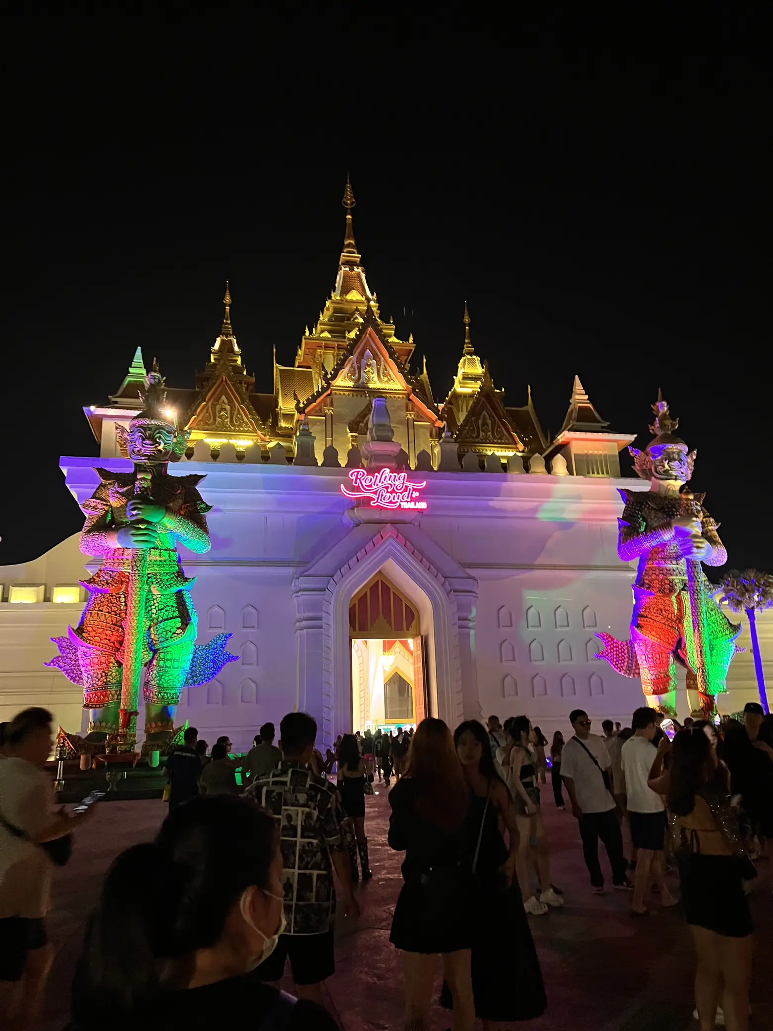 My FIRST music festival abroad! | แกลเลอรีที่โพสต์โดย Mannnnndy | Lemon8