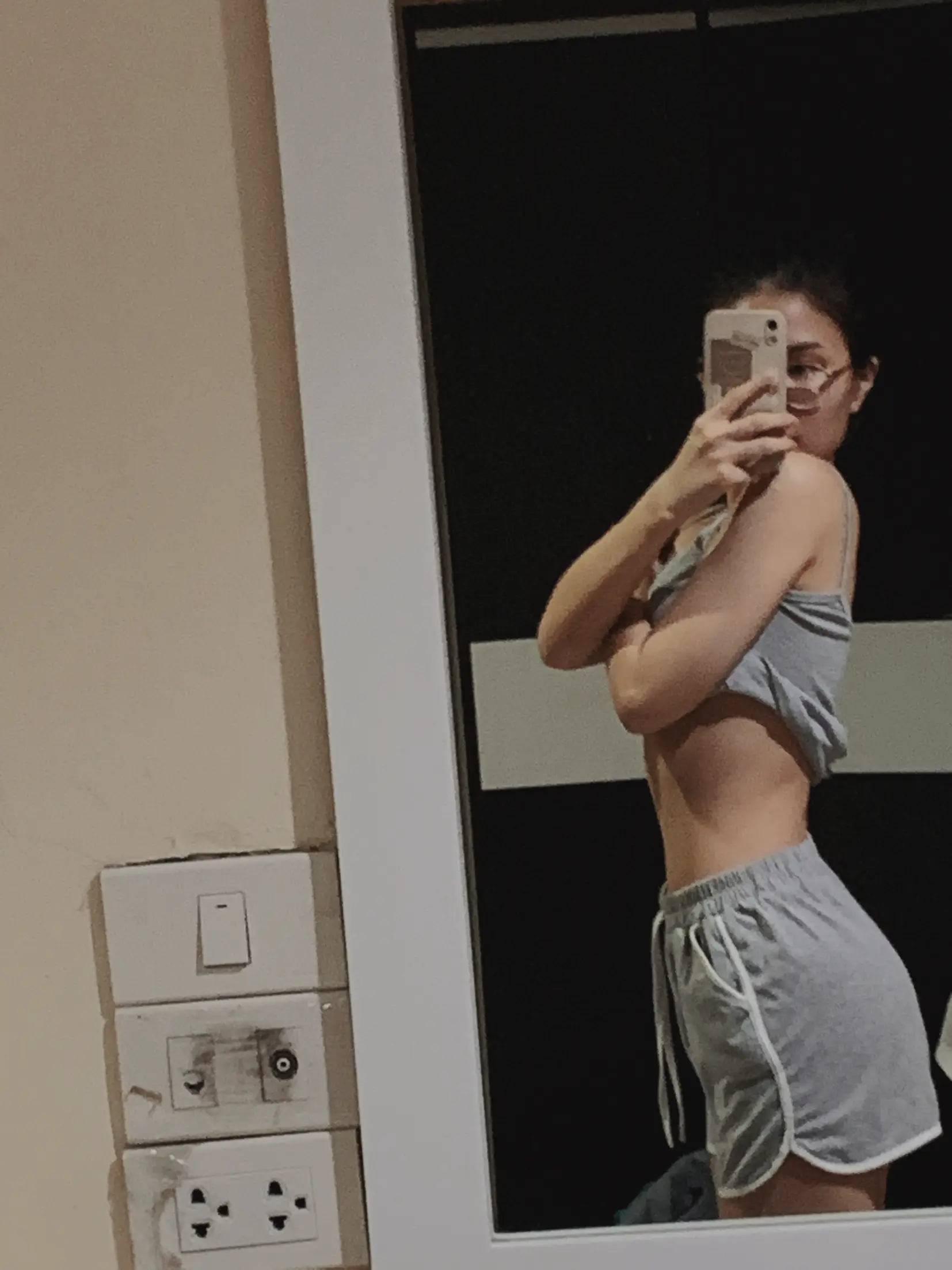 เอวบาง กล้ามท้องนิดๆ ใครชอบหุ่นทรงนี้ฟังทางนี้!! | แกลเลอรีที่โพสต์โดย Ploycobra | Lemon8