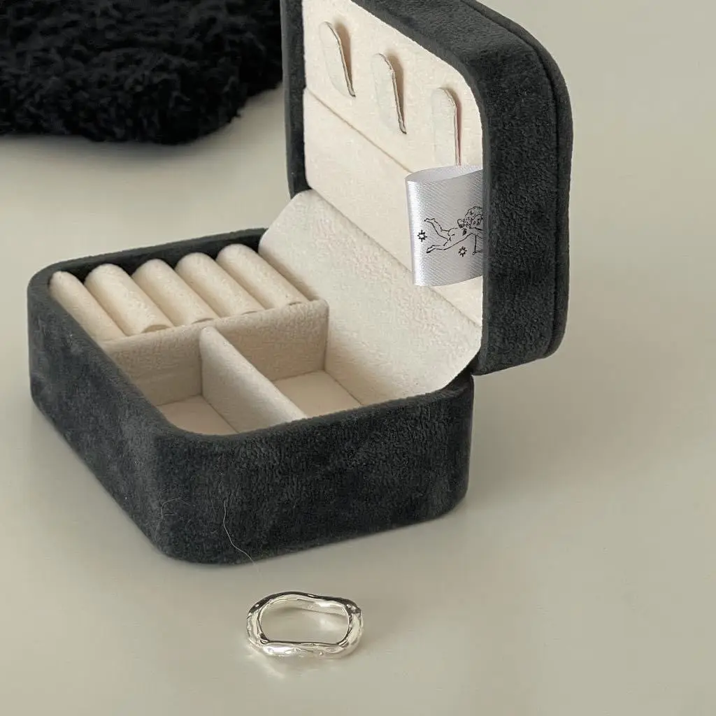 Travel box Jewelry box / กล่องใส่เครื่องประดับ | แกลเลอรีที่โพสต์โดย ...