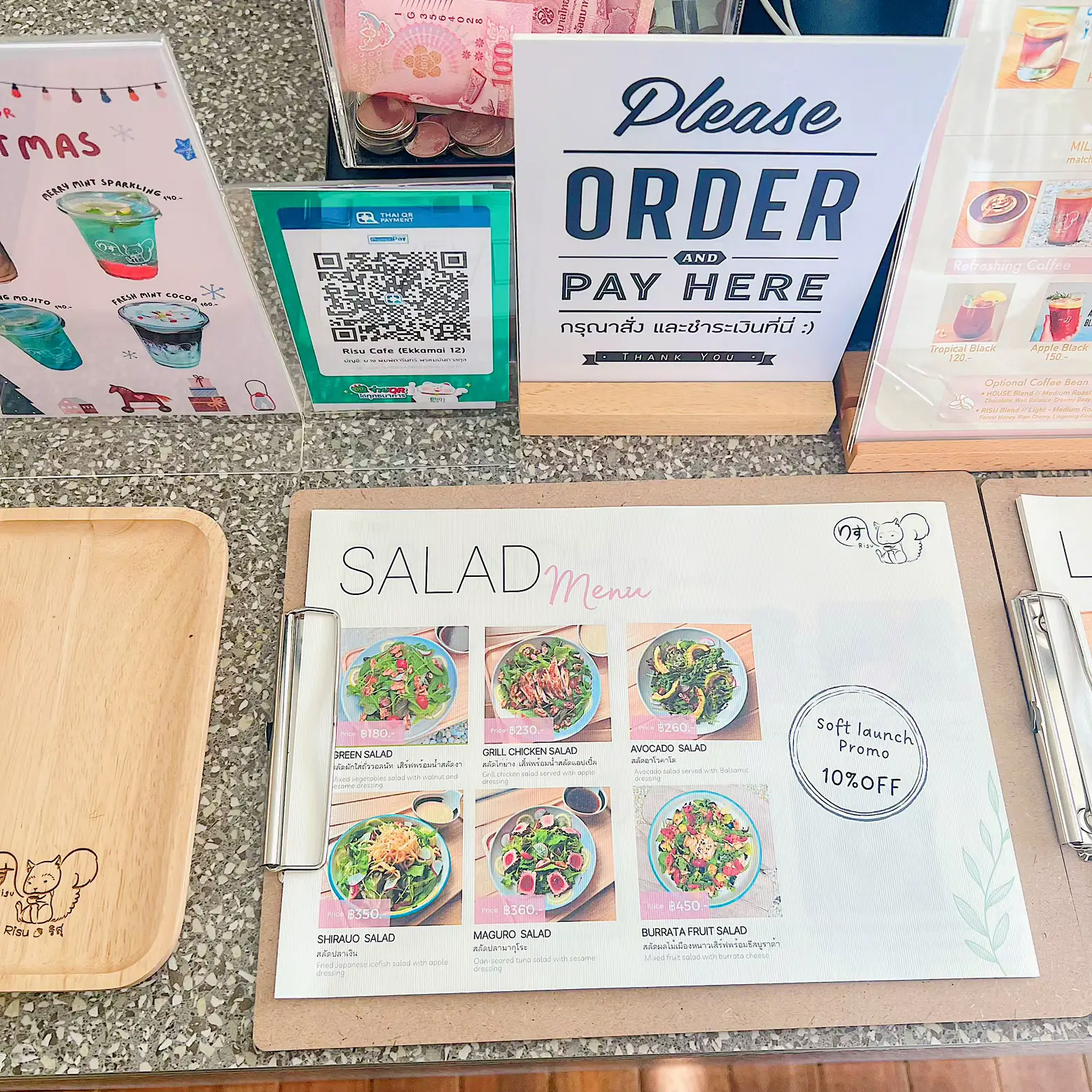 🎄 Risu Cafe Ekkamai 12 🦊 | แกลเลอรีที่โพสต์โดย duangms🌝 | Lemon8