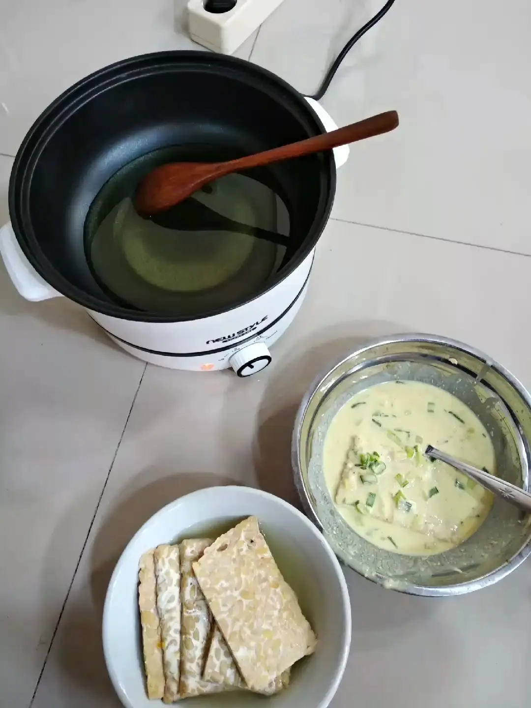 Menggoreng dengan panci listrik | Video dipublikasikan oleh Awaliyah ...