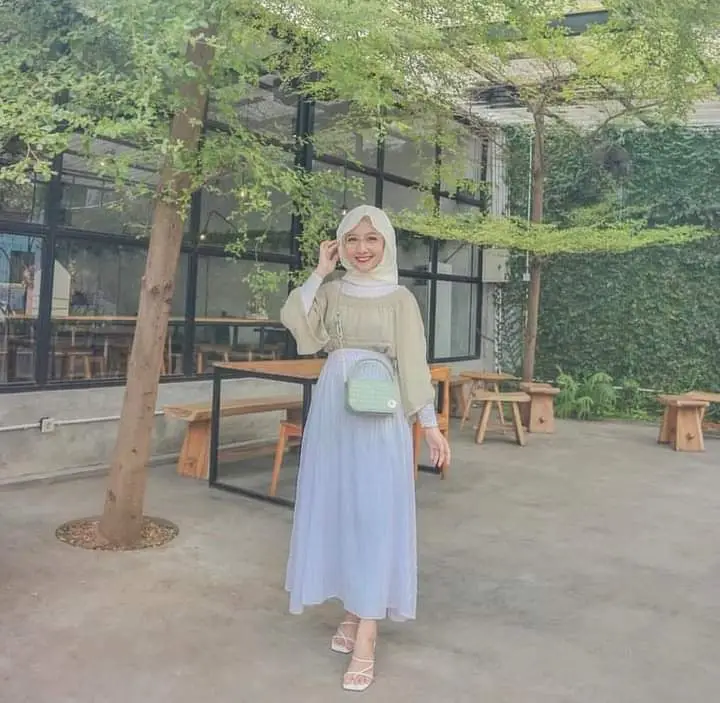 20 ide Ootd Hijab Style Cwe Pendek teratas di 2024