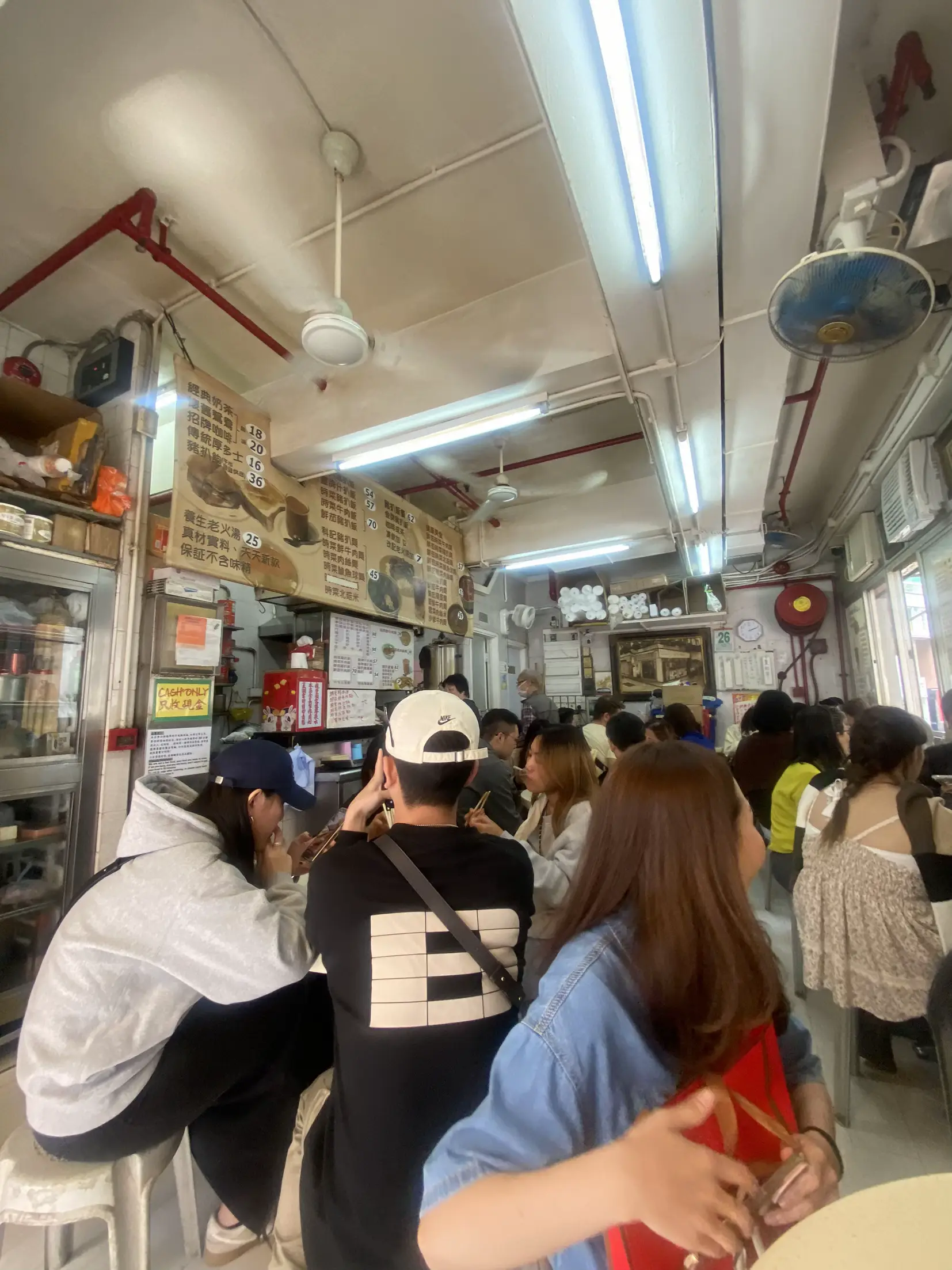 For Kee Restaurant ข้าวหมูทอดฮ่องกง รอ 1 ชม. | แกลเลอรีที่โพสต์โดย ...