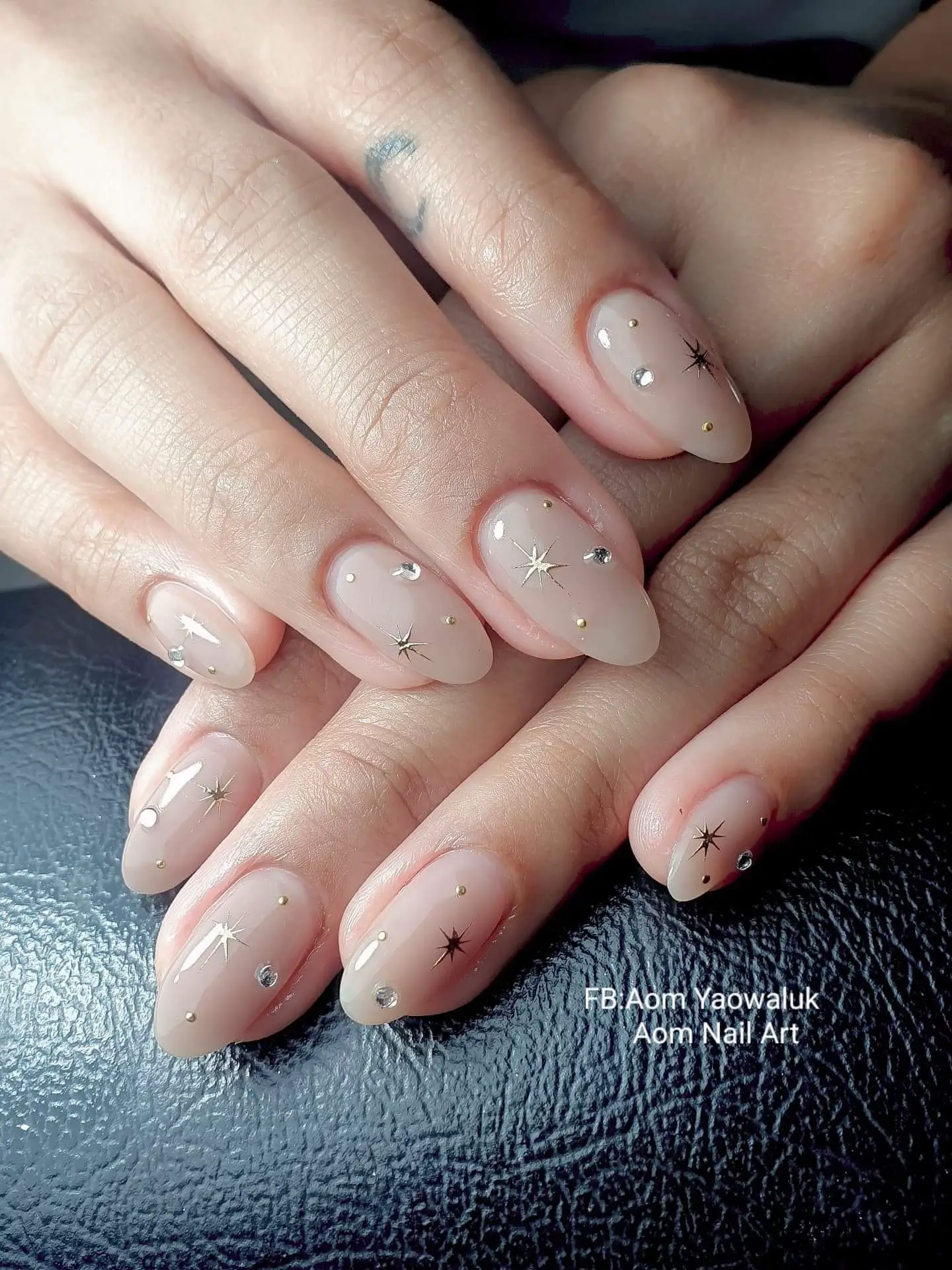 ไอเดียเล็บ clean girl nails ลูกคุณหนู | แกลเลอรีที่โพสต์โดย Mookvara ...