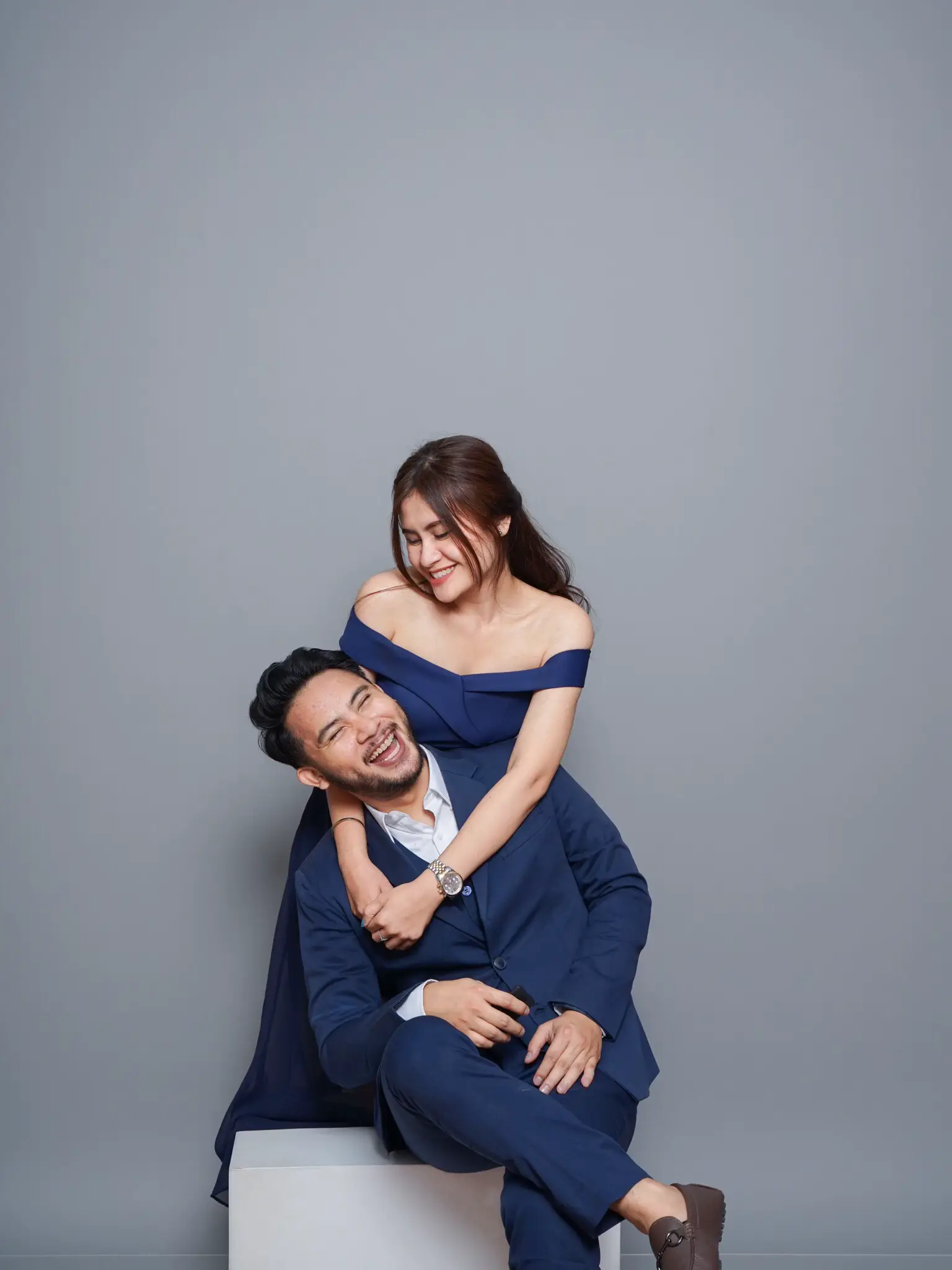 COUPLE POSES IDEAS | Ide Foto Pre-Wedding Simple💡 | Galeri diposting oleh with love, Lulu | Lemon8