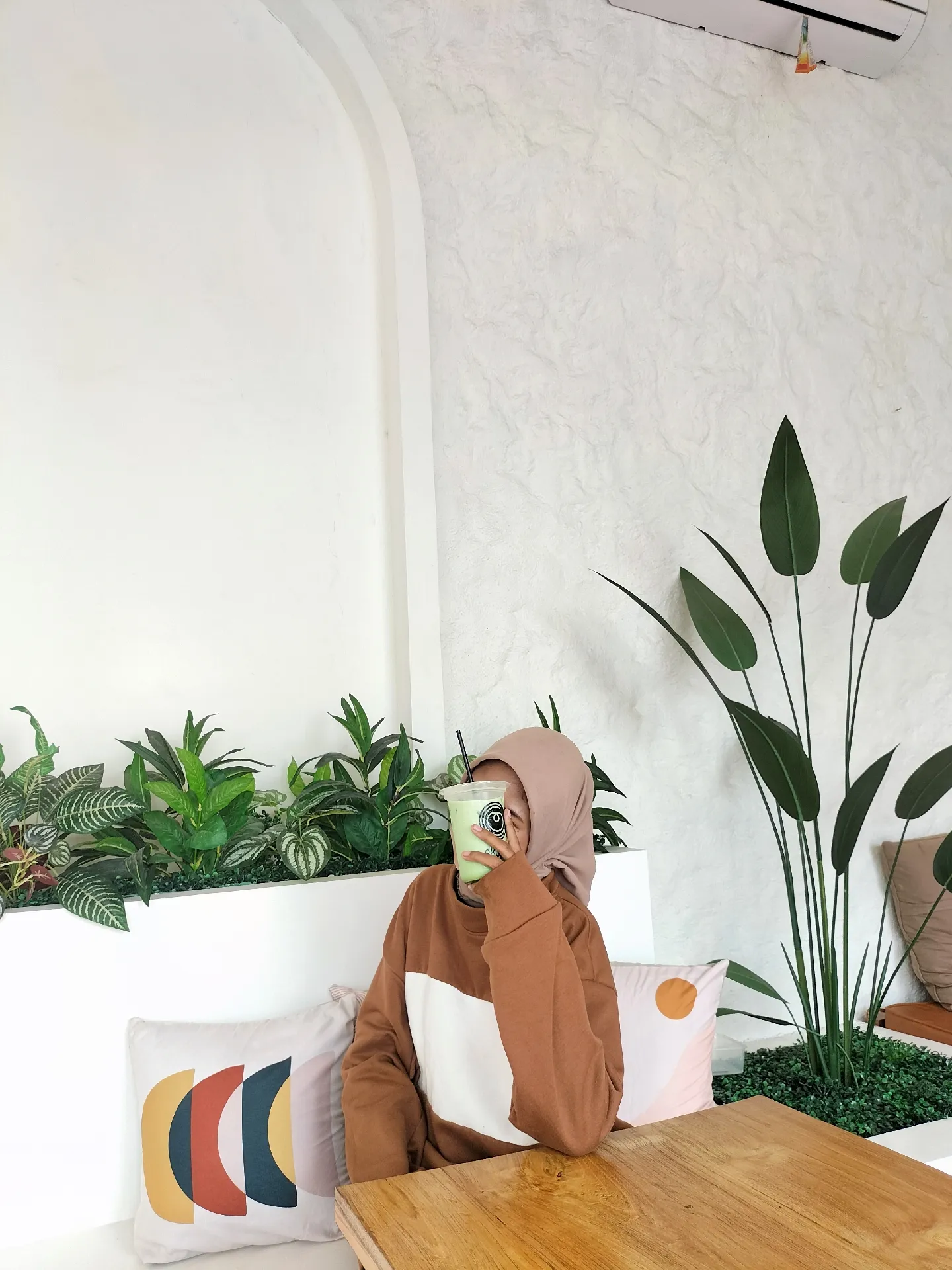 Pose Ideas For Introvert | Galeri diposting oleh miranda | Lemon8