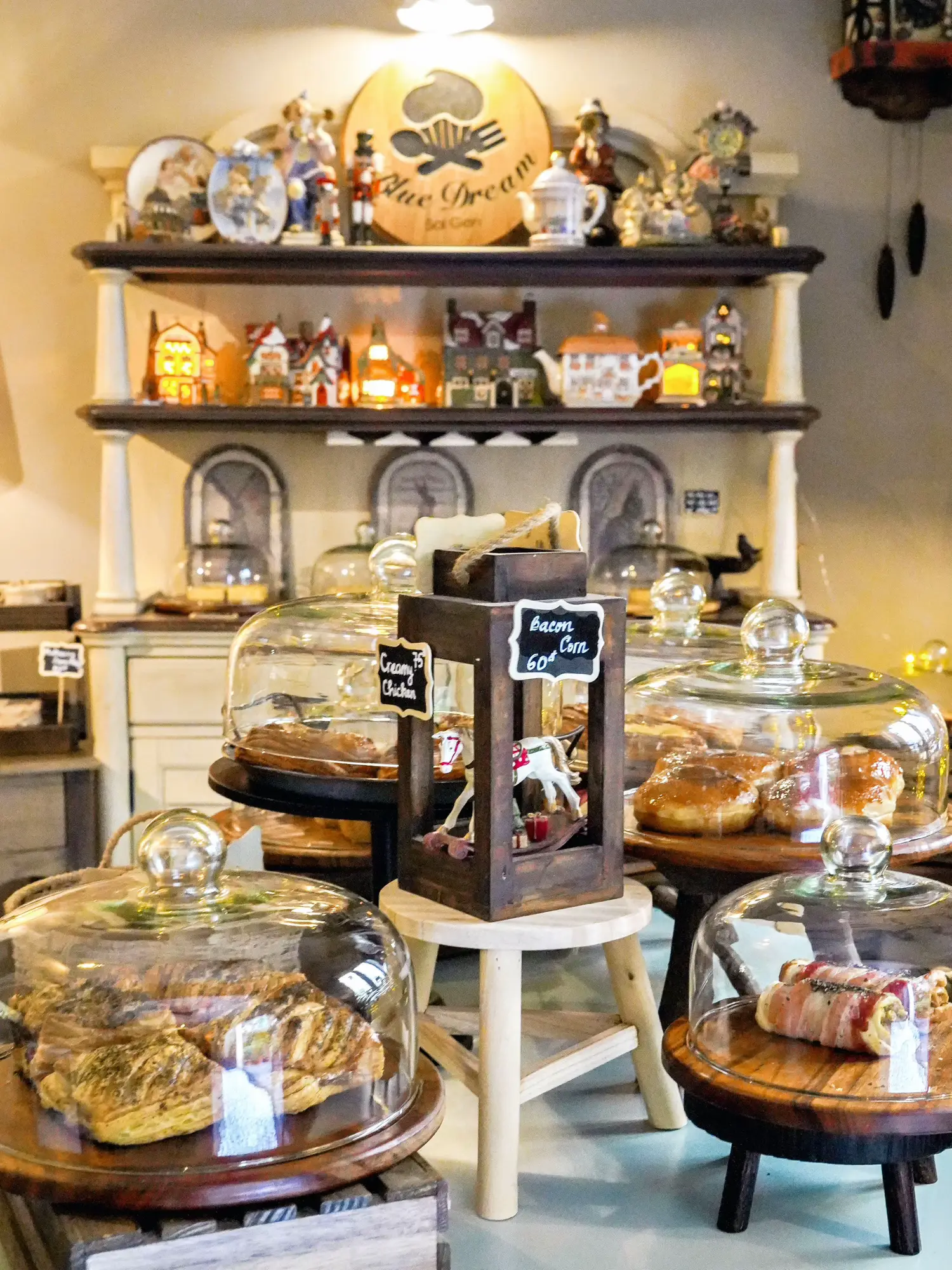 Blue dream bread, a secret bread shop in Ho Chi Minh, Vietnam🍞🪑🇻🇳 ...