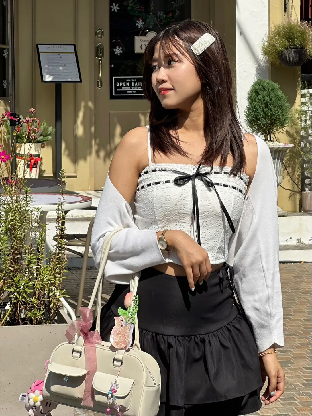 แต่งกระเป๋า Stand oil chubby bagกัน🥰สีใหม่ ขาวดำกำมะหยี่ 🤍 | แกลเลอรีที่โพสต์โดย mook🧁 | Lemon8