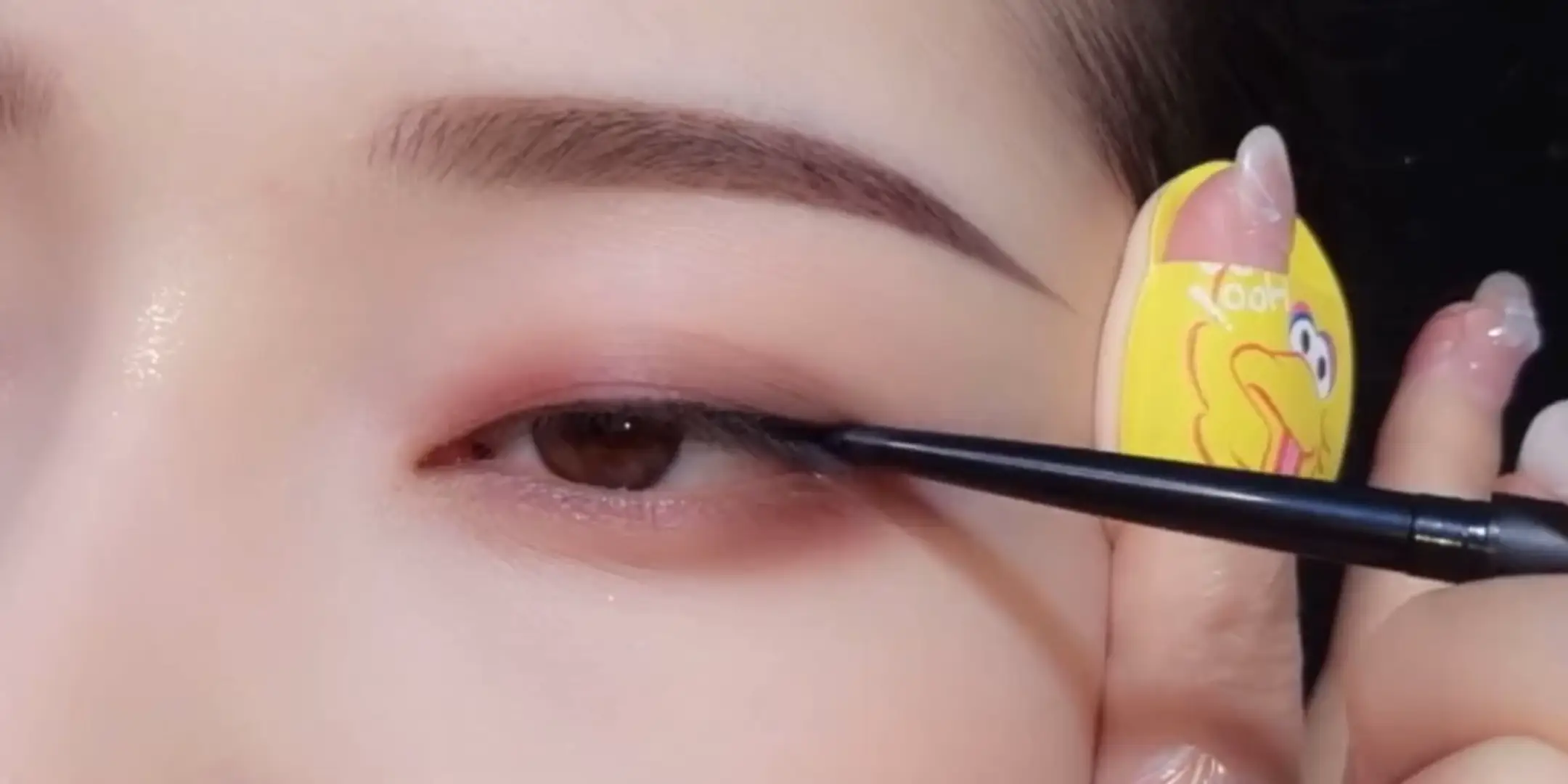 วิธีเขียนขอบตาสวยๆ | วิดีโอที่เผยแพร่โดย Mookie | Lemon8