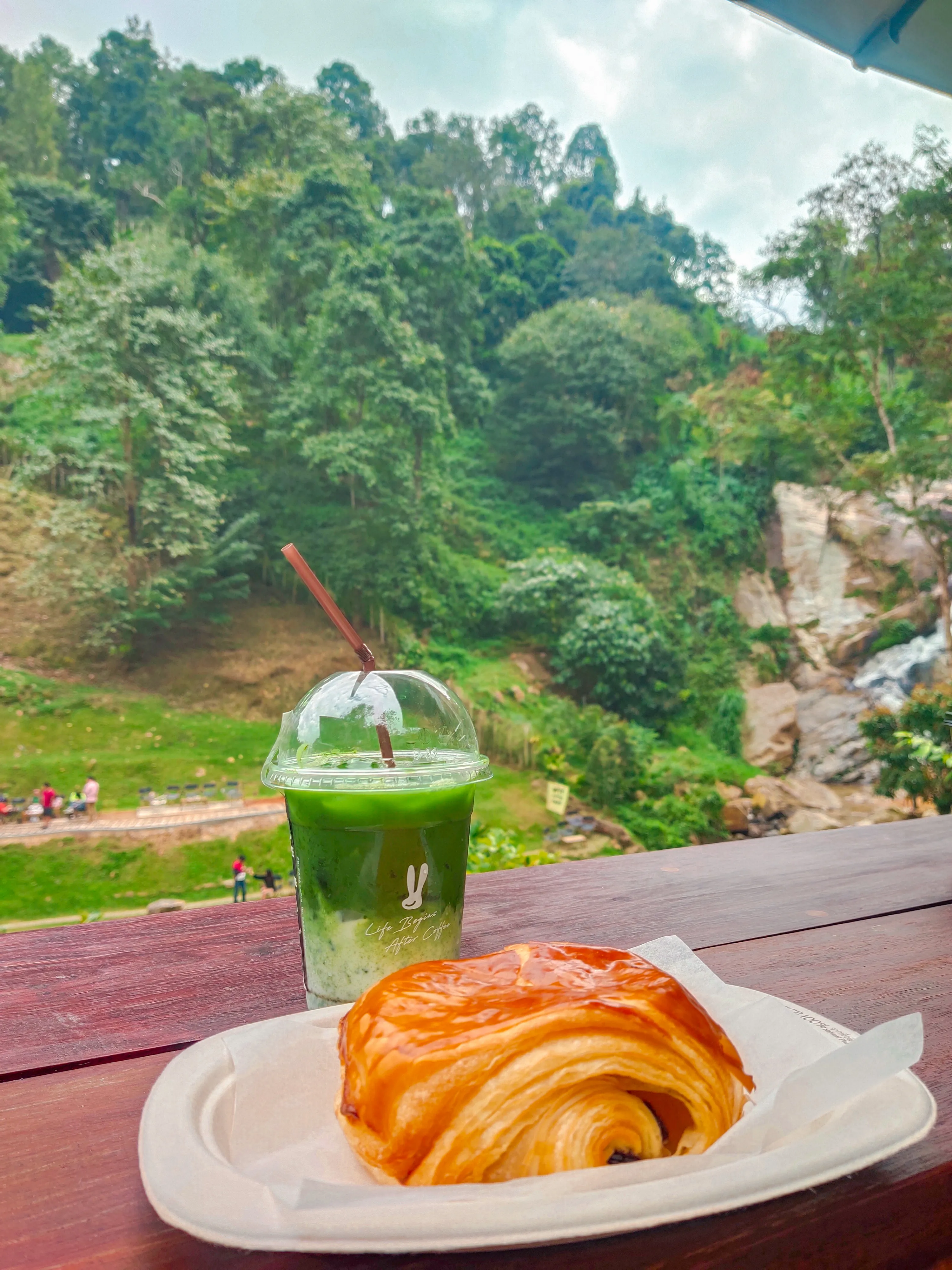 ปักหมุดคาเฟ่สไตล์ campingใกล้น้ำตกที่เชียงใหม่🌿 | แกลเลอรีที่โพสต์โดย ...