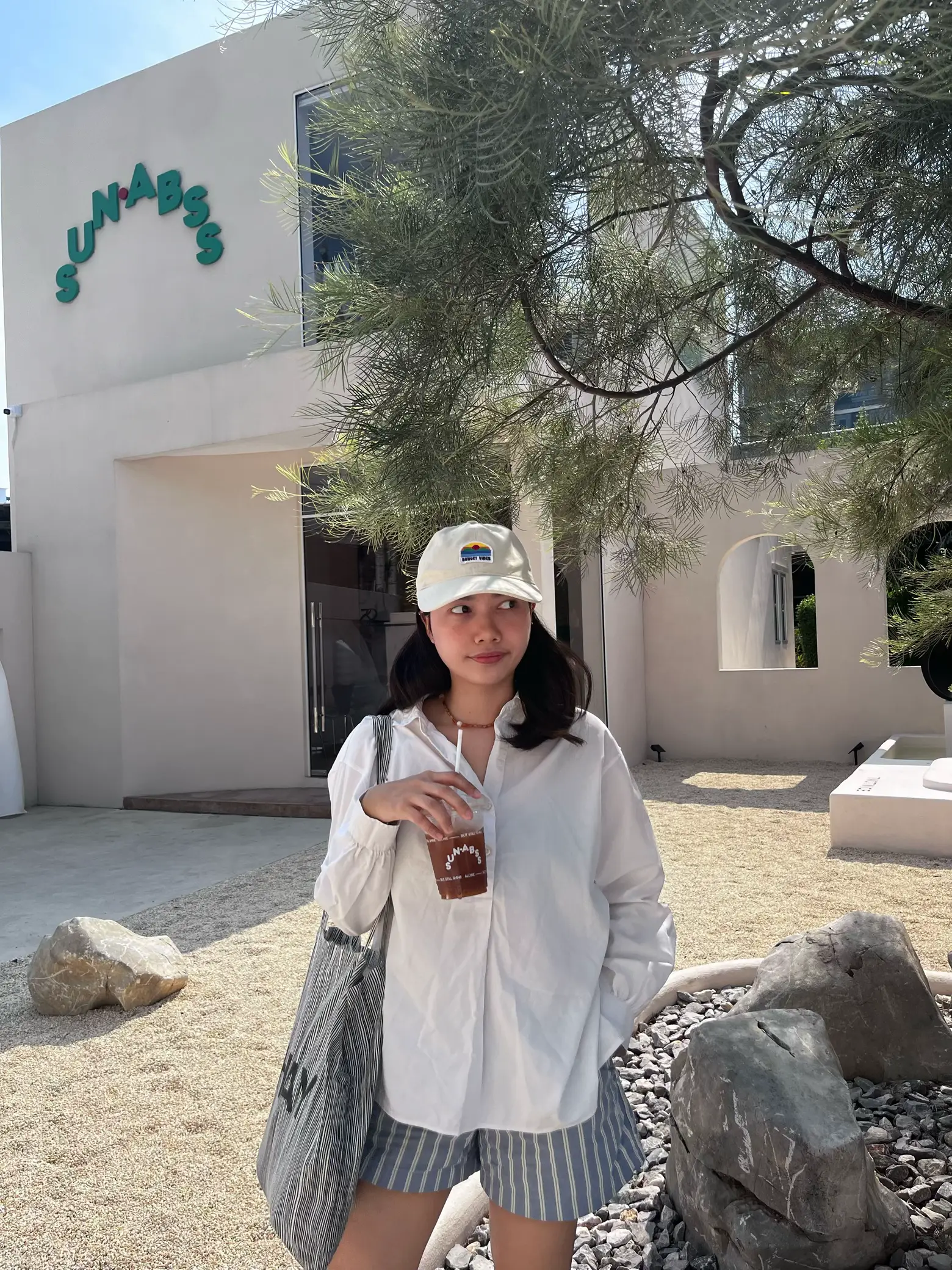 Sun.abss🌤️☕️คาเฟ่ชิคๆ เปิดใหม่ย่านอุดมสุข ซูโรสเริ่ด มุมถ่ายรูปดีย์ | แกลเลอรีที่โพสต์โดย ...