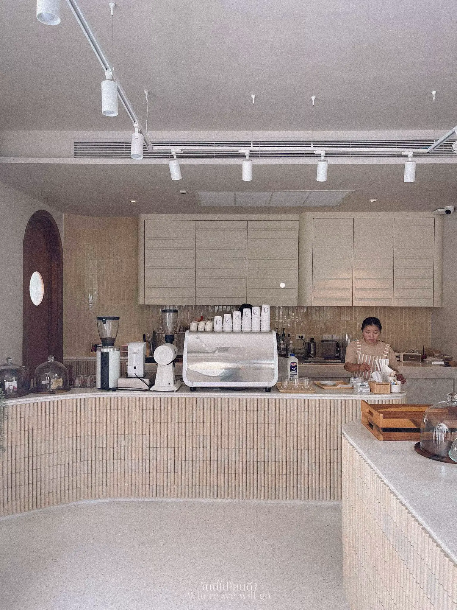 MYKA Cafe คาเฟ่พัทยาเปิดใหม่ สวยฉ่ำมาก | แกลเลอรีที่โพสต์โดย 🥨 | Lemon8