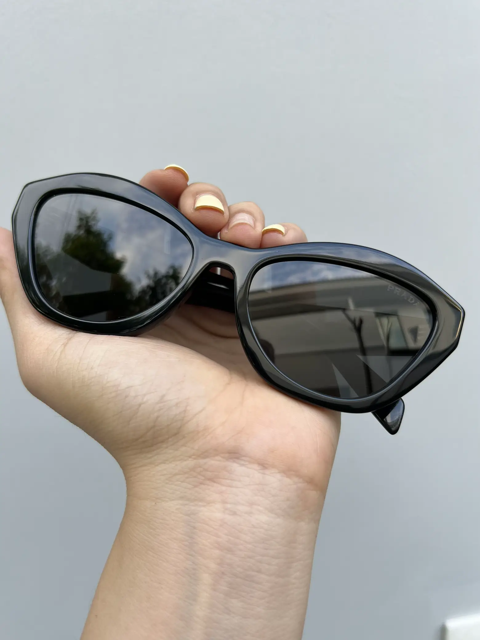 📌ป้ายยาแว่นPrada Sunglasses รุ่น A02SF | แกลเลอรีที่โพสต์โดย 🎏Kwan | Lemon8