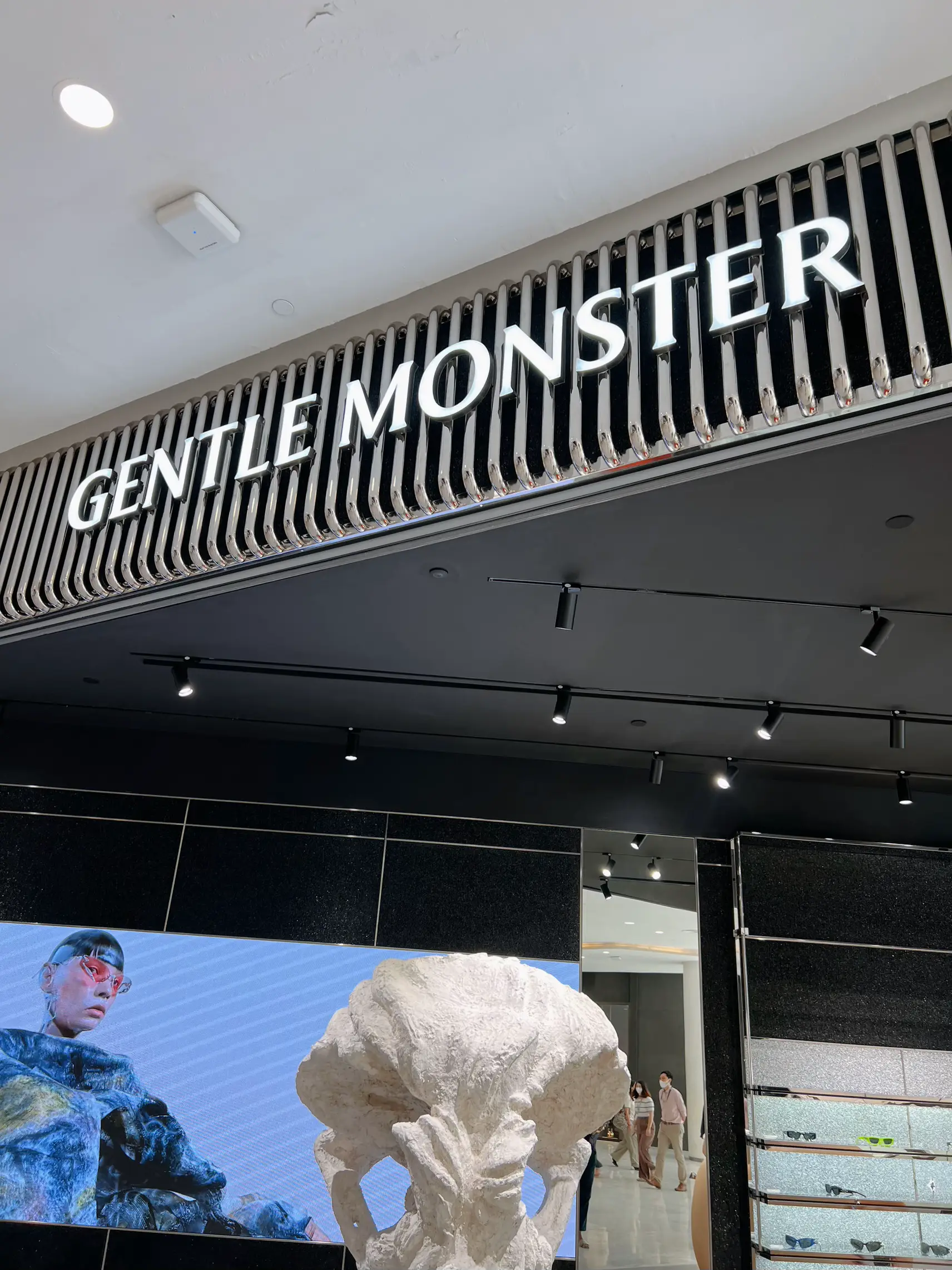 รีวิวแว่นกันแดด Gentle Monster รุ่น Her01🕶️ | แกลเลอรีที่โพสต์โดย ...