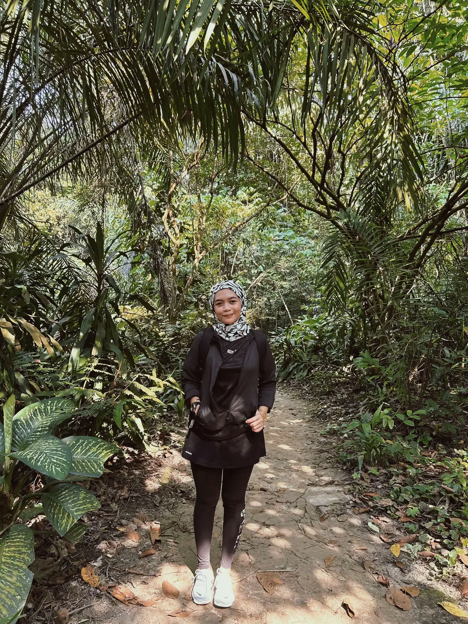 Hiking Bukit Tunku KL | Galeri disiarkan oleh deedayang | Lemon8