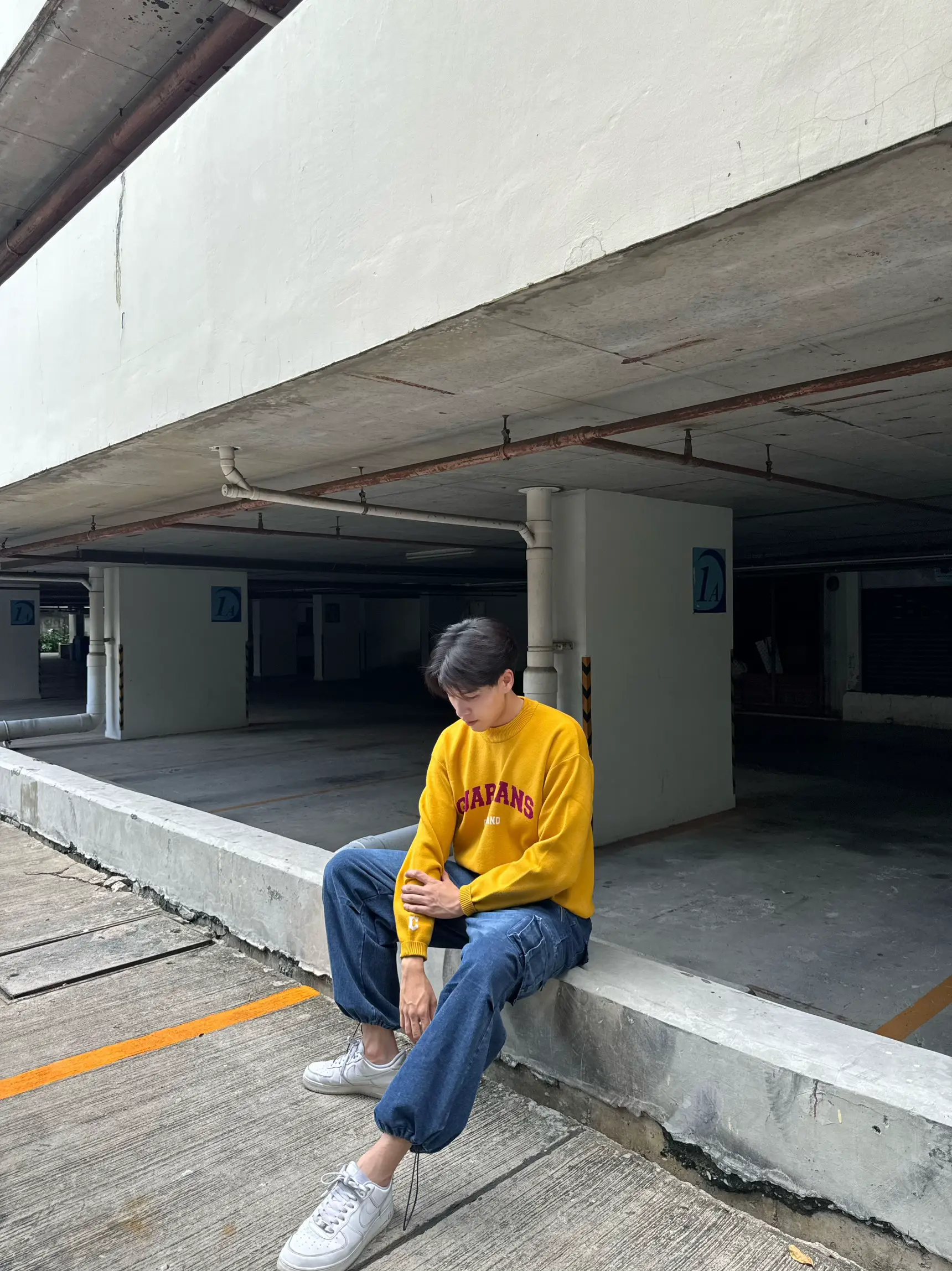 Outfit look with kit 🎉 yellow blue | แกลเลอรีที่โพสต์โดย Kit_ronnakit | Lemon8