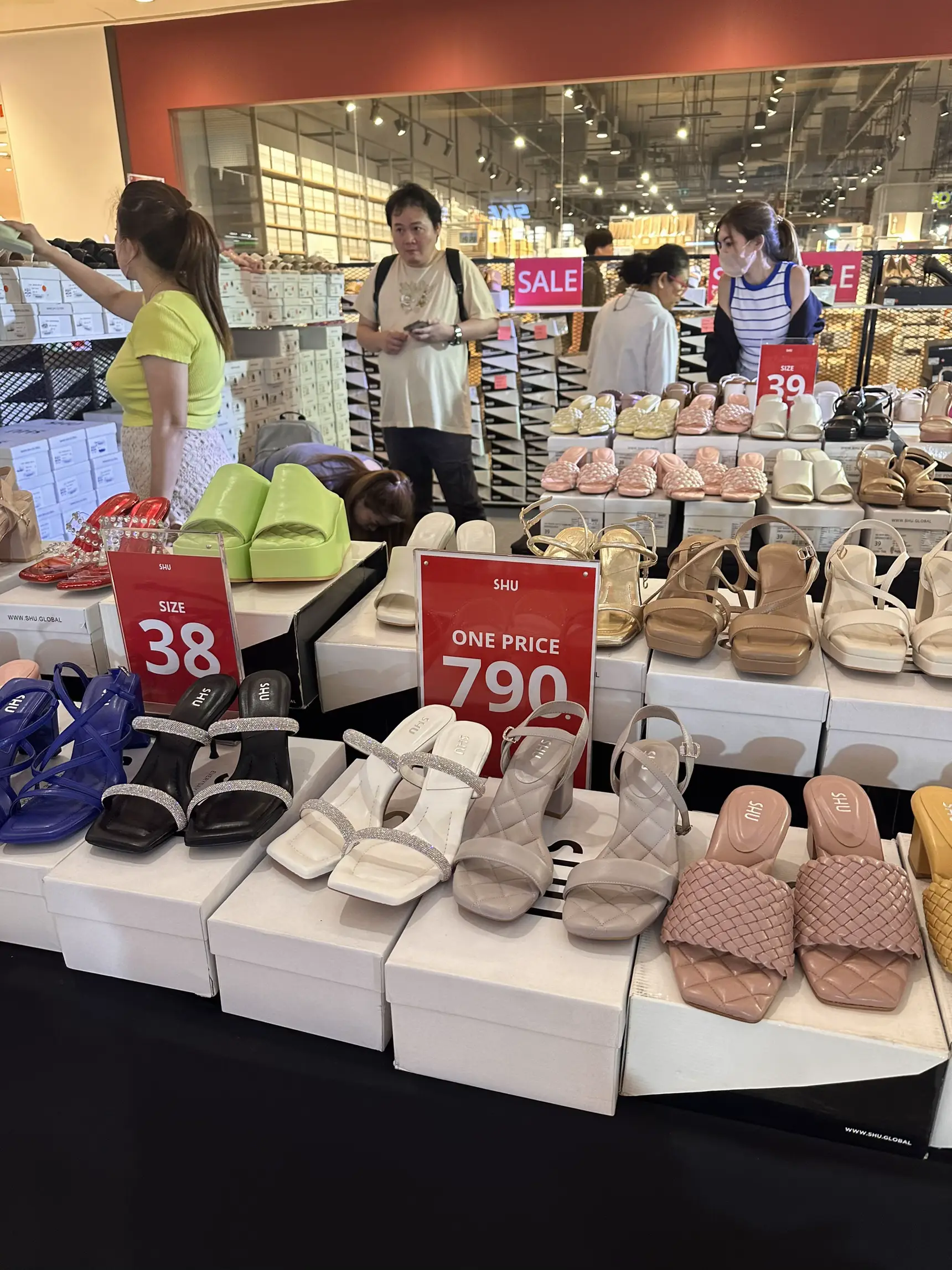 SHU SALE 70% | แกลเลอรีที่โพสต์โดย Fern ファーン | Lemon8